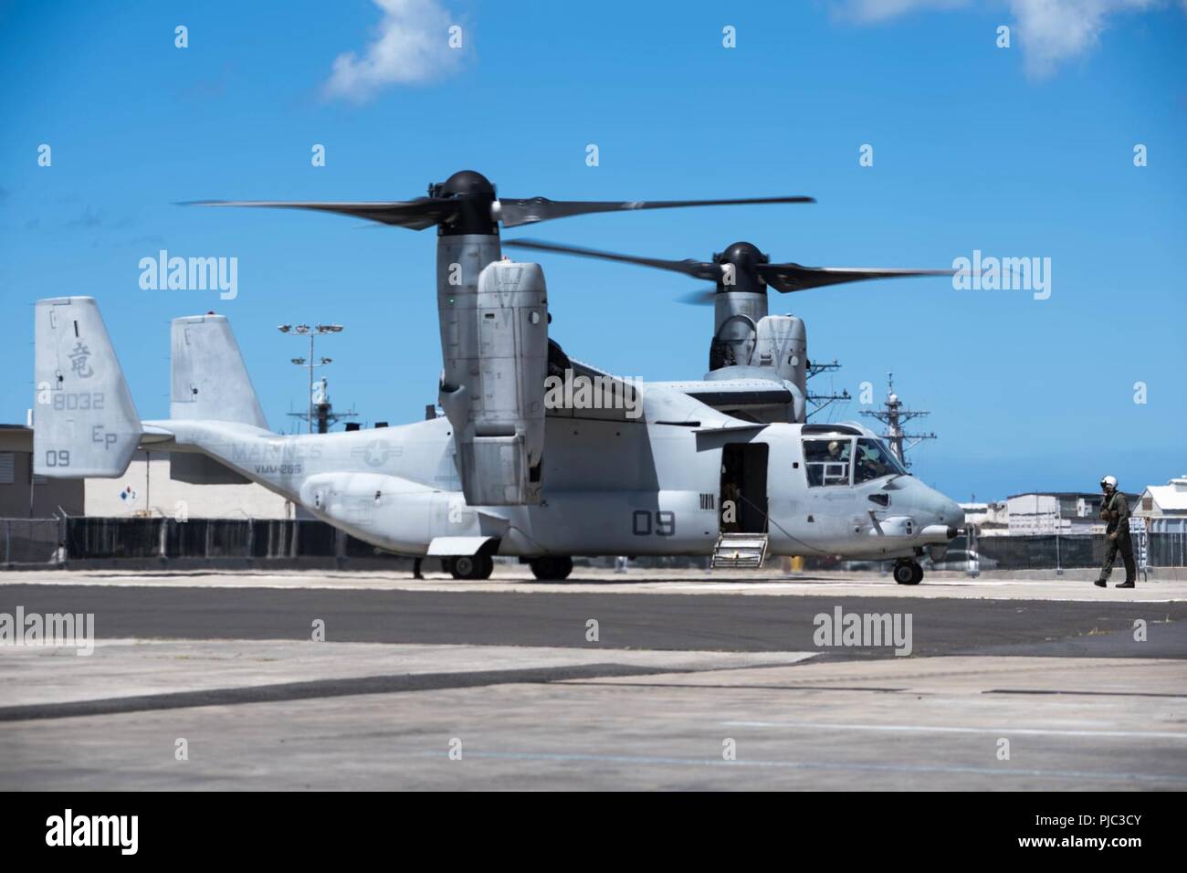 PEARL HARBOR (July 20, 2018) A MV-22 Osprey with Marine Medium Tilt ...