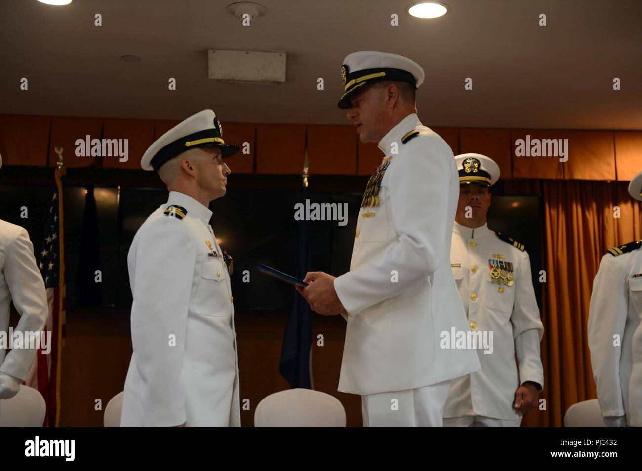 Underwater construction team 1 hi-res stock photography and images - Alamy