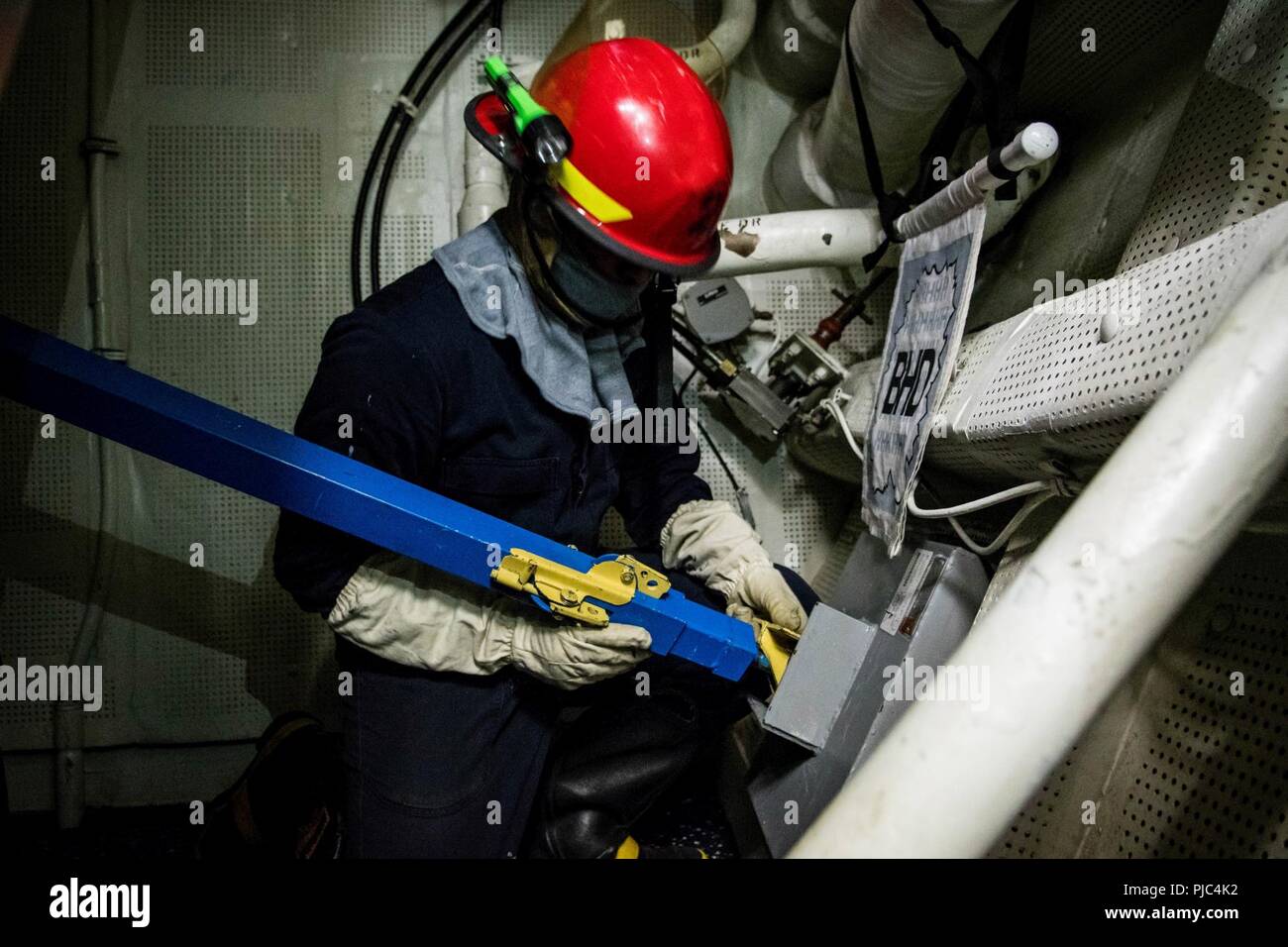 I type shoring hi-res stock photography and images - Alamy