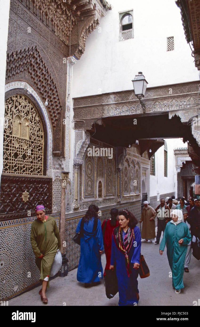 Fez souk hi-res stock photography and images - Alamy