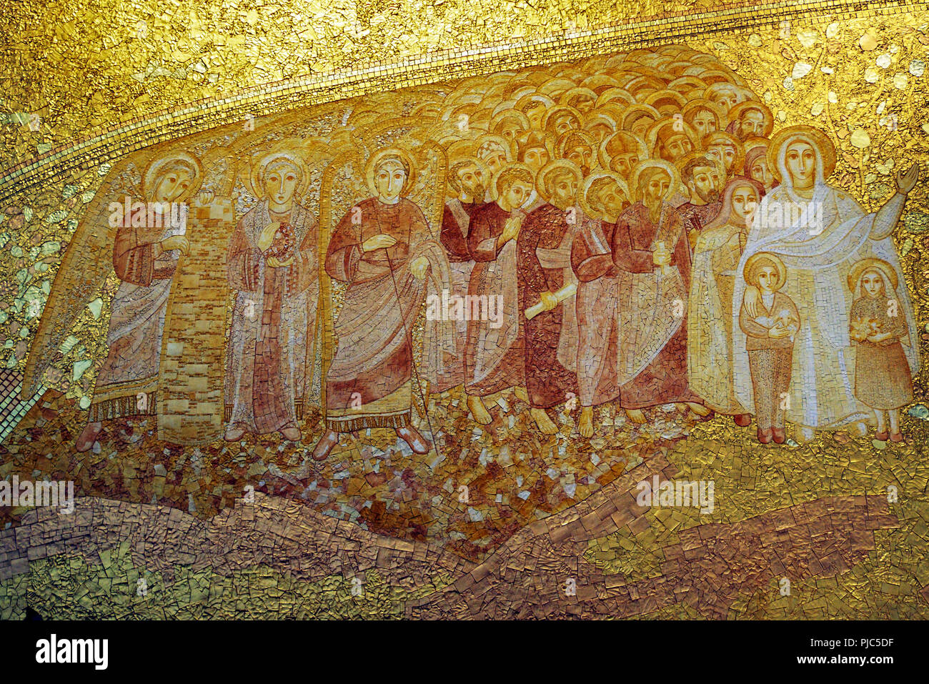 Our lady of fatima angel hi-res stock photography and images - Alamy