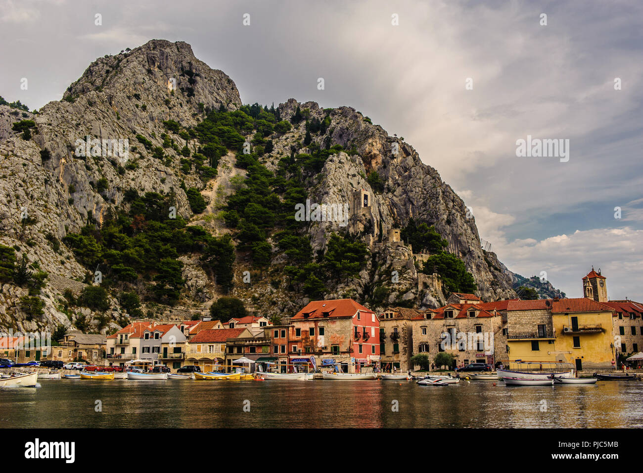 River Cetina flowing through the city of Omis Stock Photo - Alamy