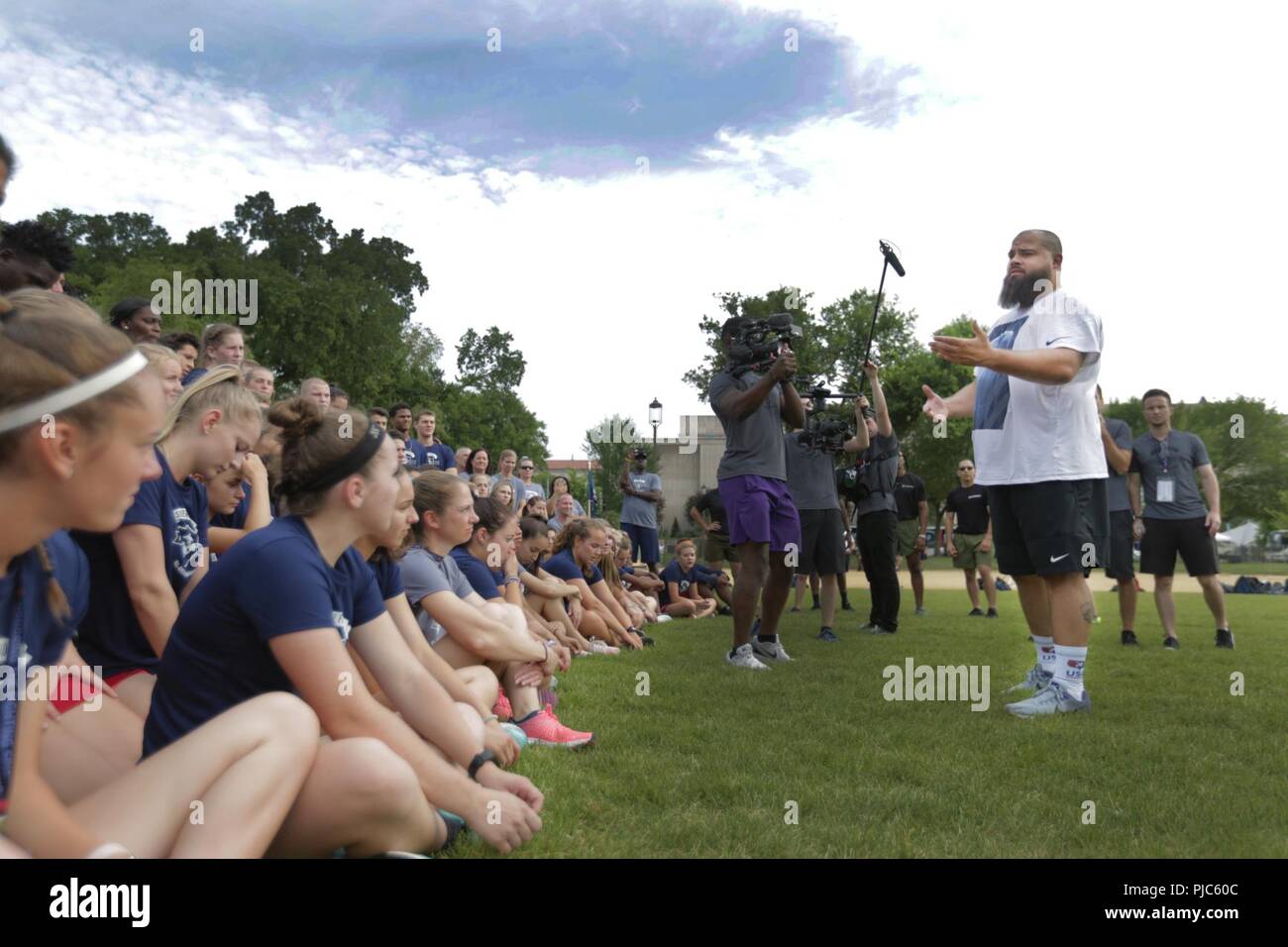 Robby Smith tells the students and mentors about the battles that he ...