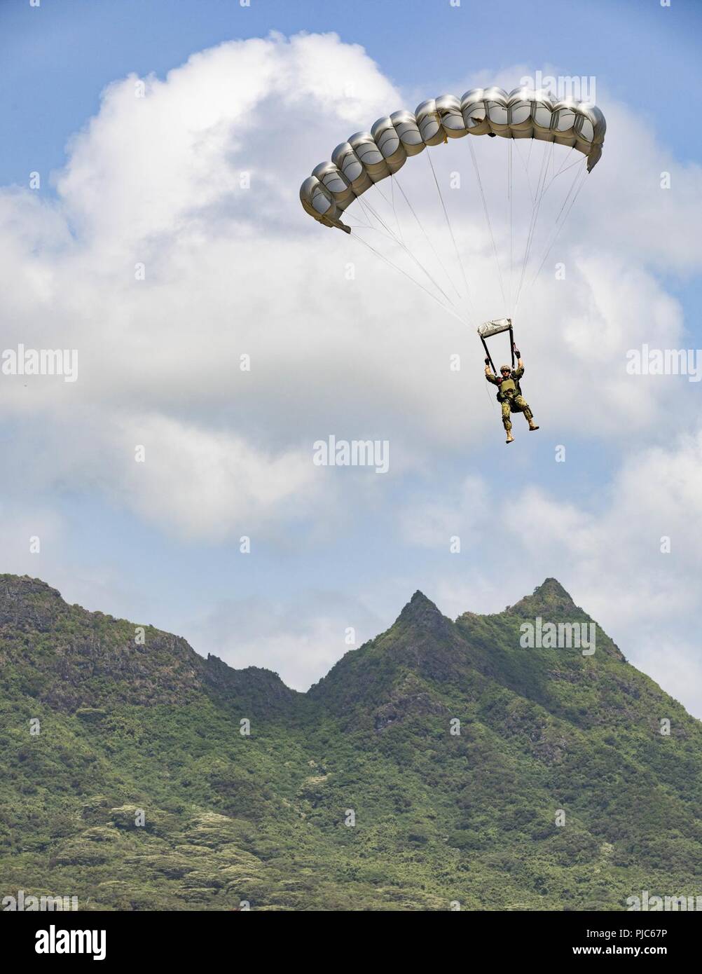MARINE CORPS TRAINING AREA BELLOWS, Hawaii (July 16, 2018) A Sailor ...