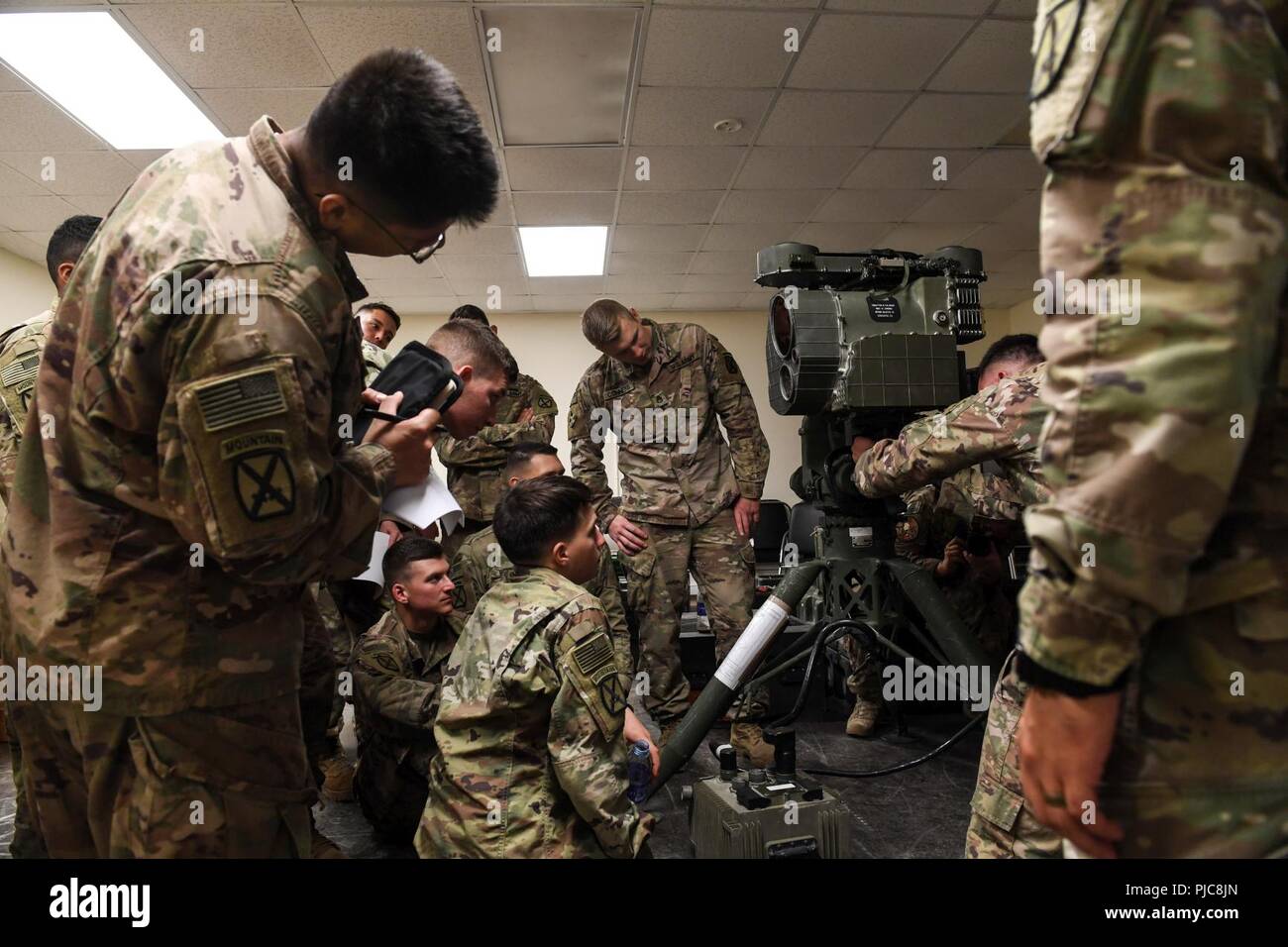 1 141 infantry hi-res stock photography and images - Alamy