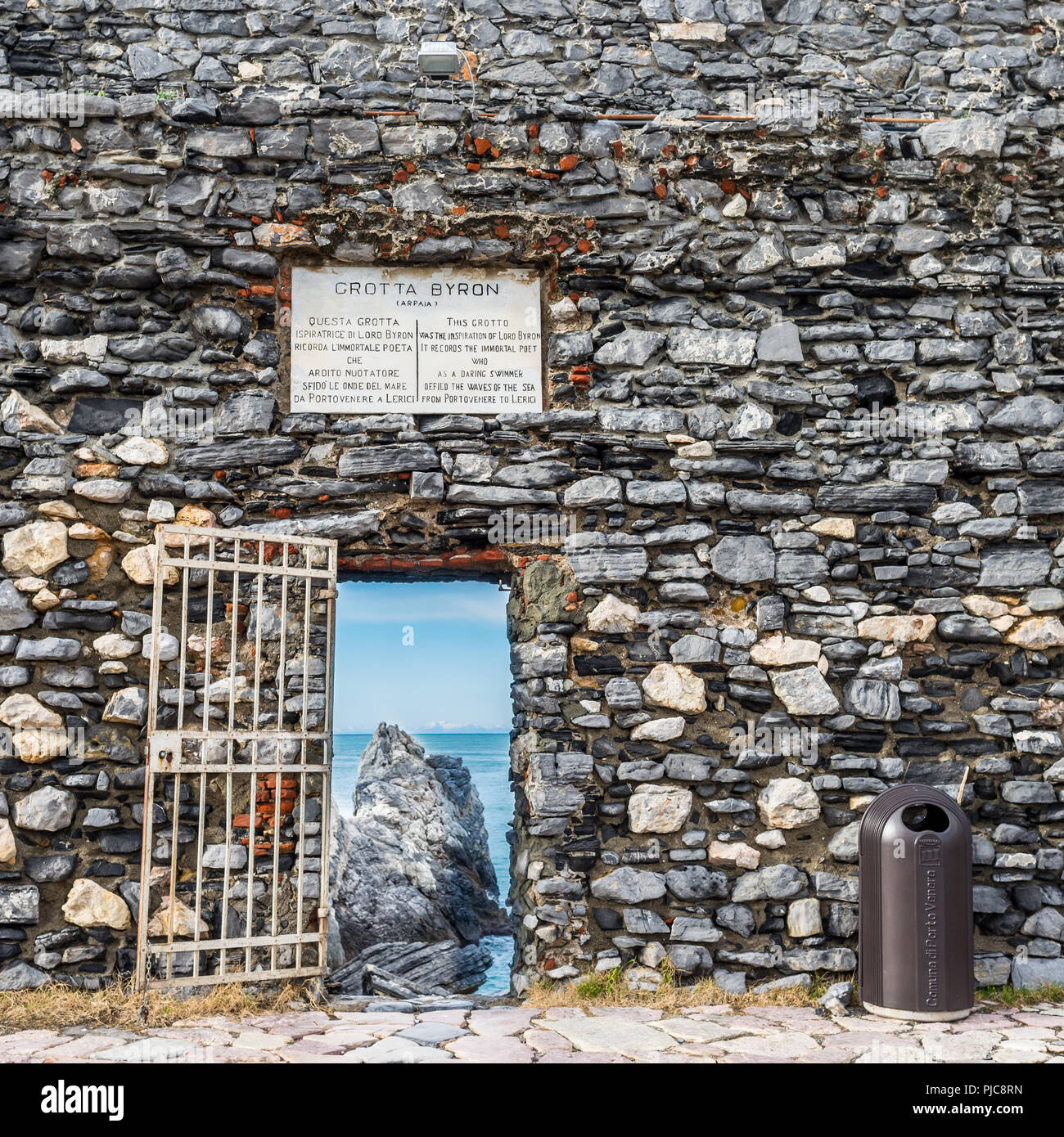 Lord byrons grotto hi-res stock photography and images - Alamy