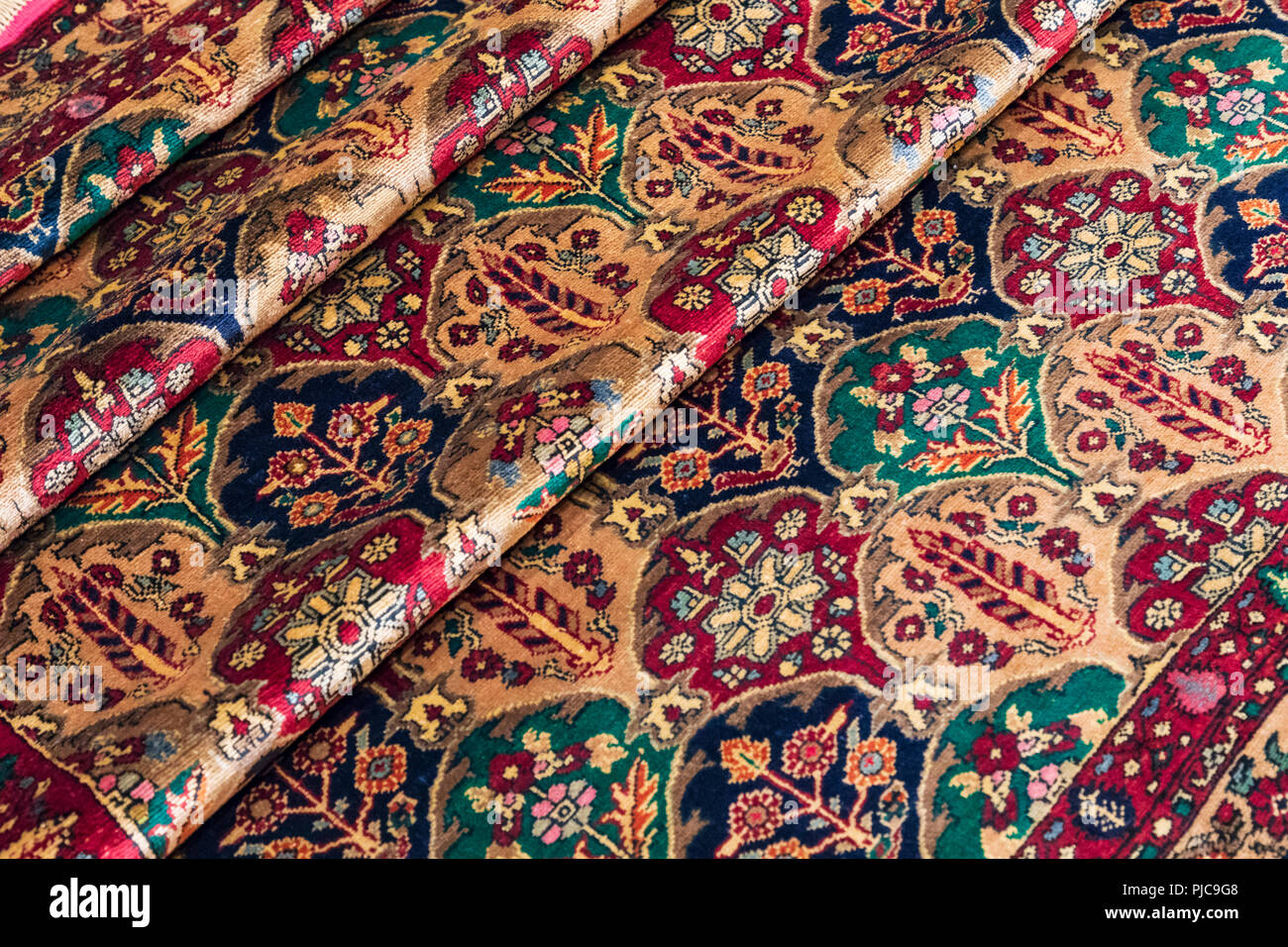 Islamic Republic of Iran. Isfahan. Carpet sales shop Stock Photo - Alamy