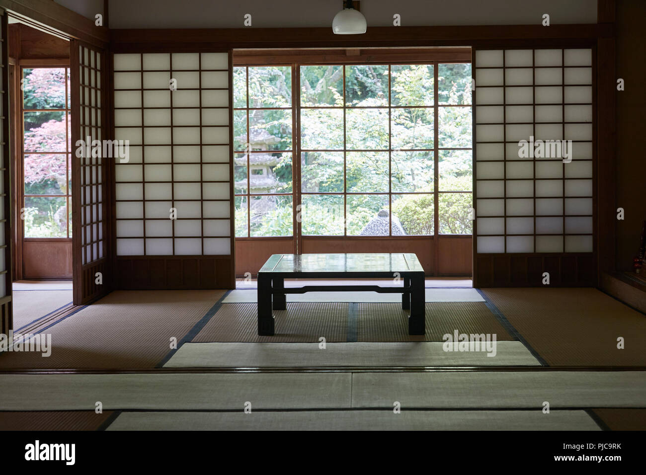 Traditional Japanese inn interior Stock Photo - Alamy