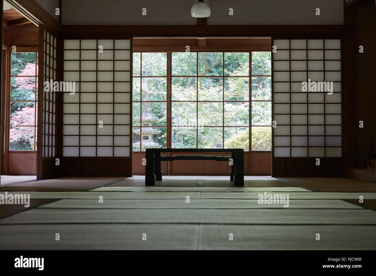 Traditional Japanese inn interior Stock Photo - Alamy