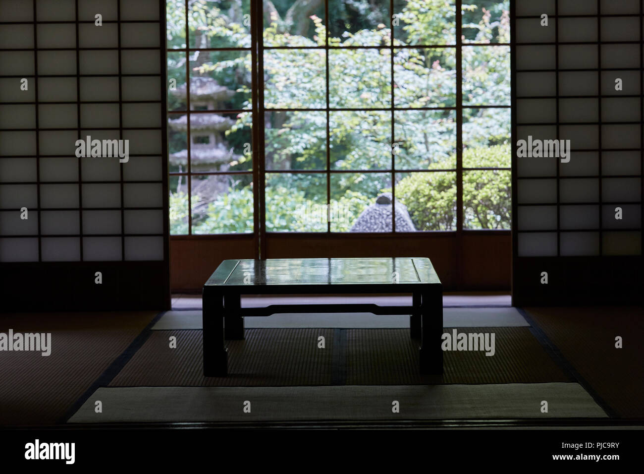 Traditional Japanese inn interior Stock Photo - Alamy