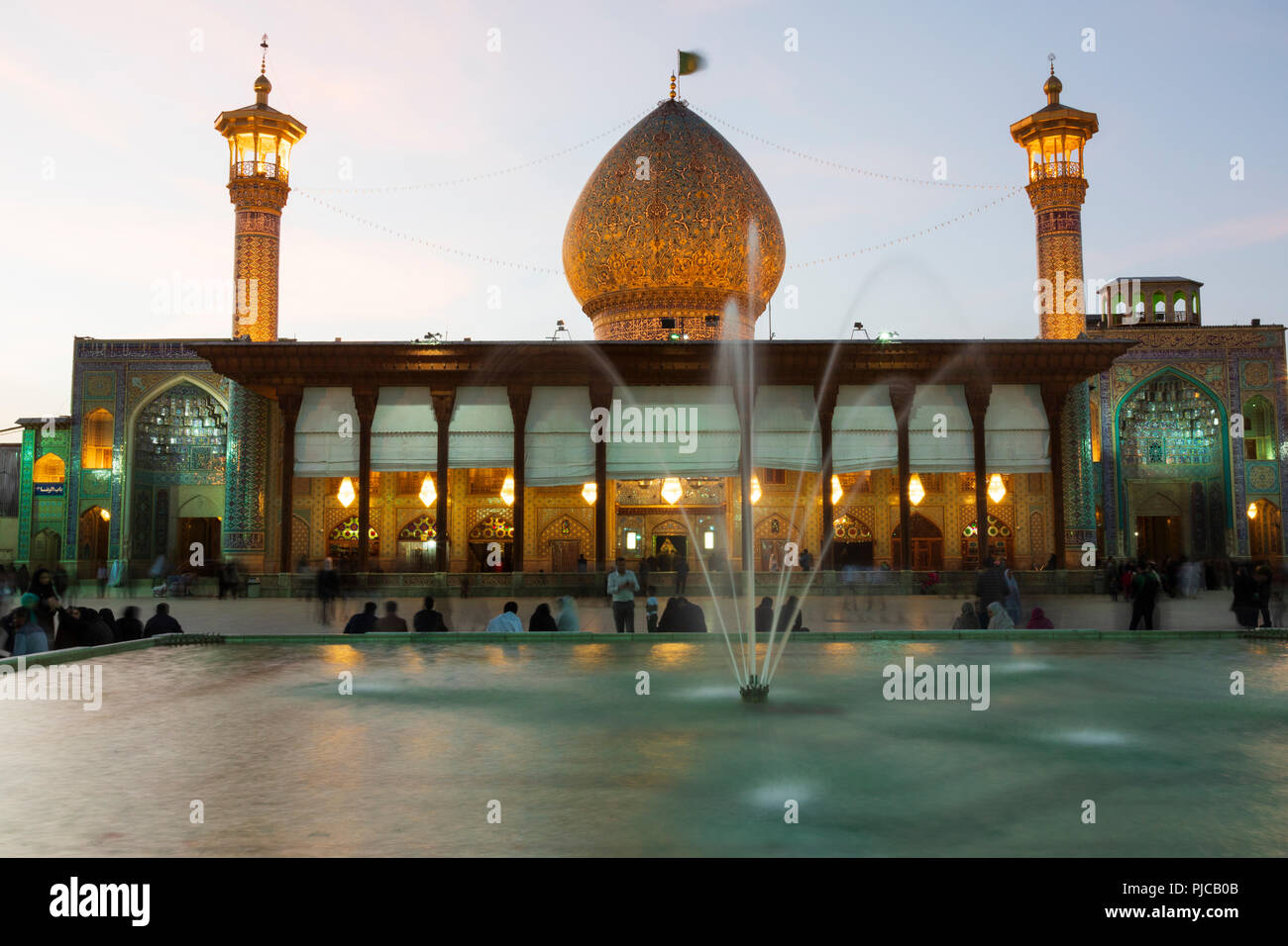 Shah cheragh mosque shiraz exterior hi-res stock photography and images ...