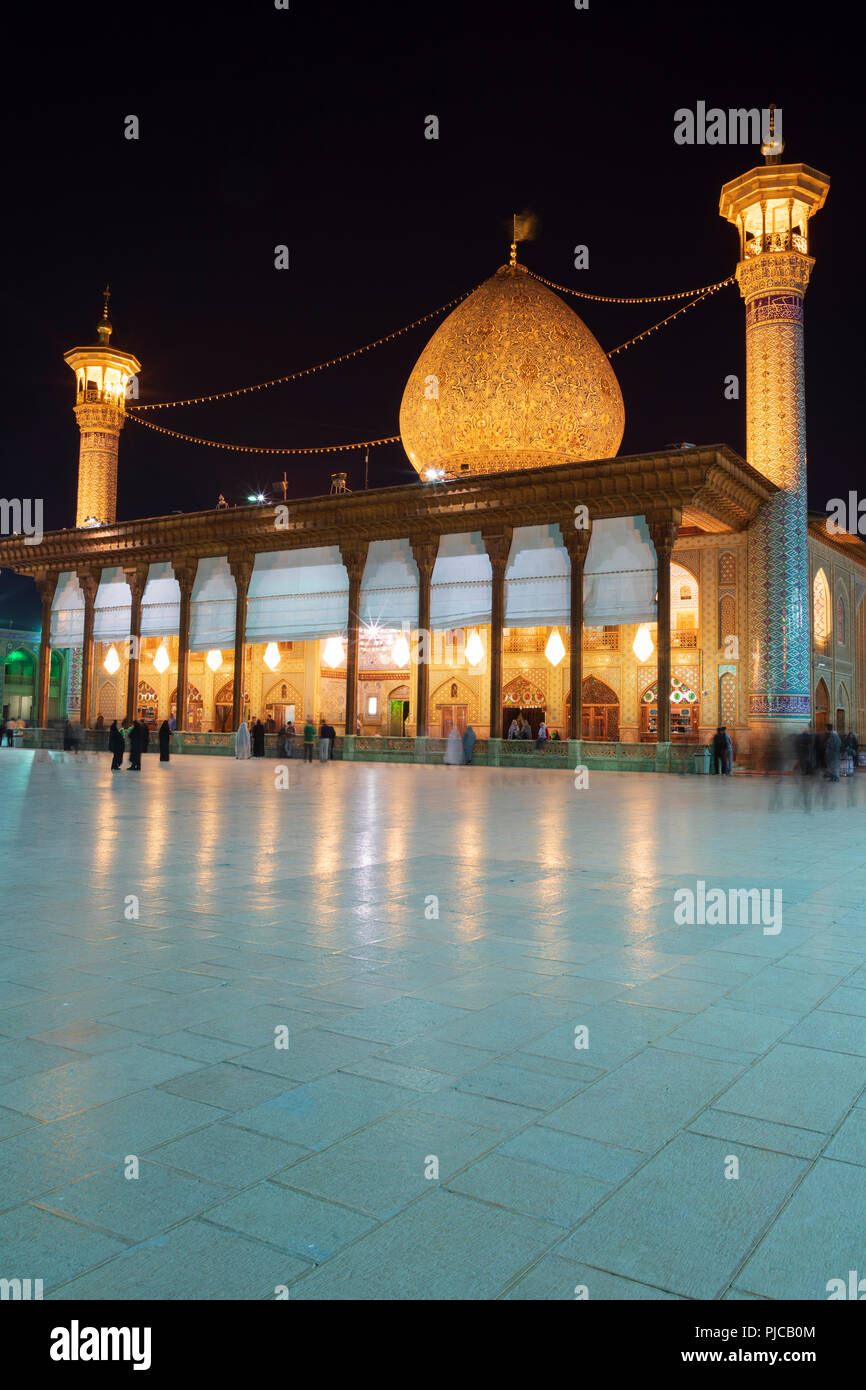 Shah cheragh mosque shiraz exterior hi-res stock photography and images ...