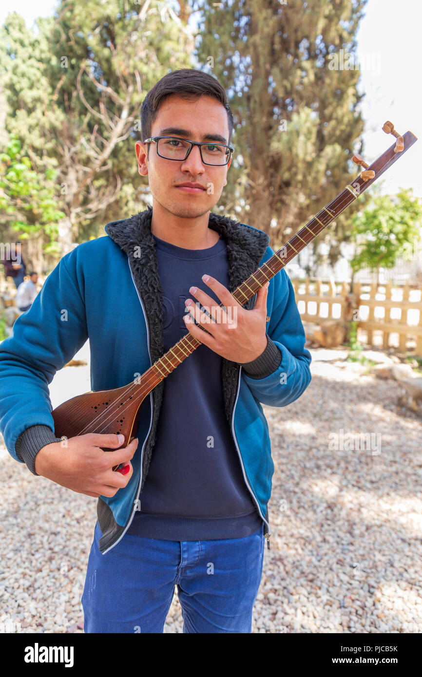 Baglama hi-res stock photography and images - Alamy