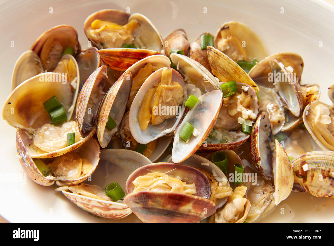 Boiled clams hi-res stock photography and images - Alamy