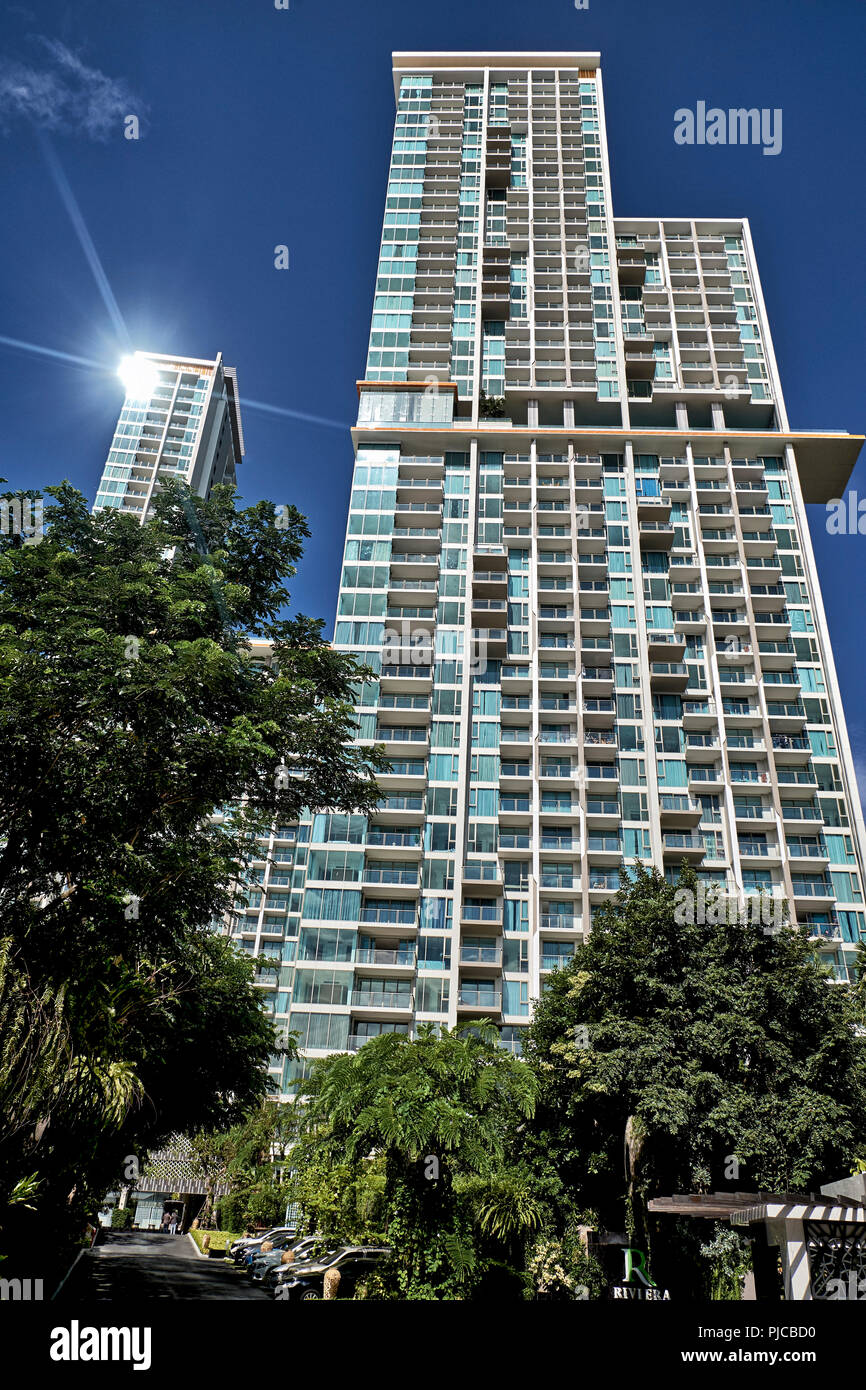 High rise hotel hi-res stock photography and images - Alamy