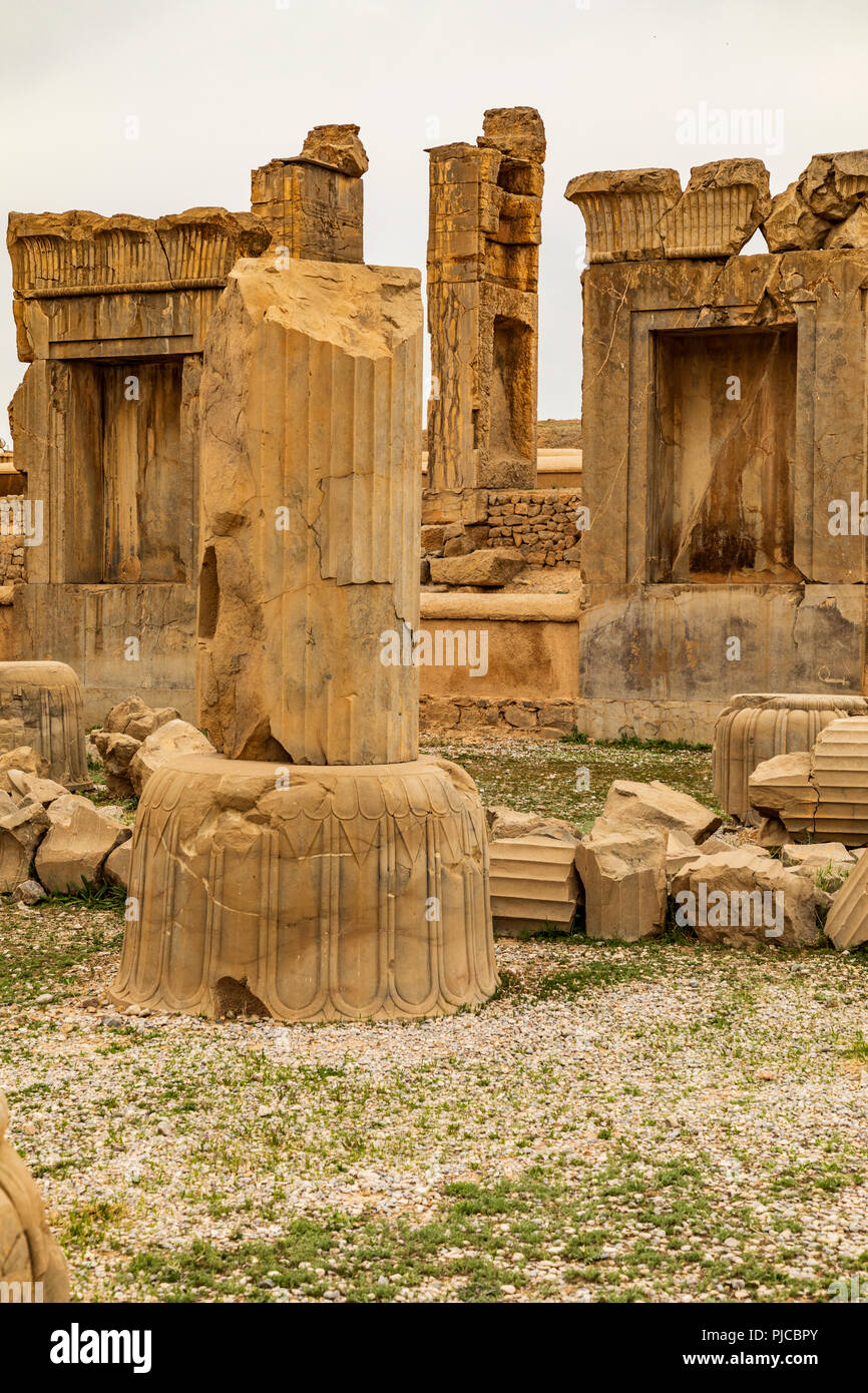 Achaemenid style of architecture hi-res stock photography and images ...