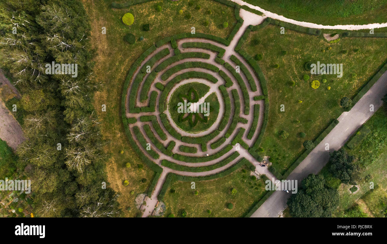 Aerial View Hedge Maze Labyrinth High Resolution Stock Photography and ...