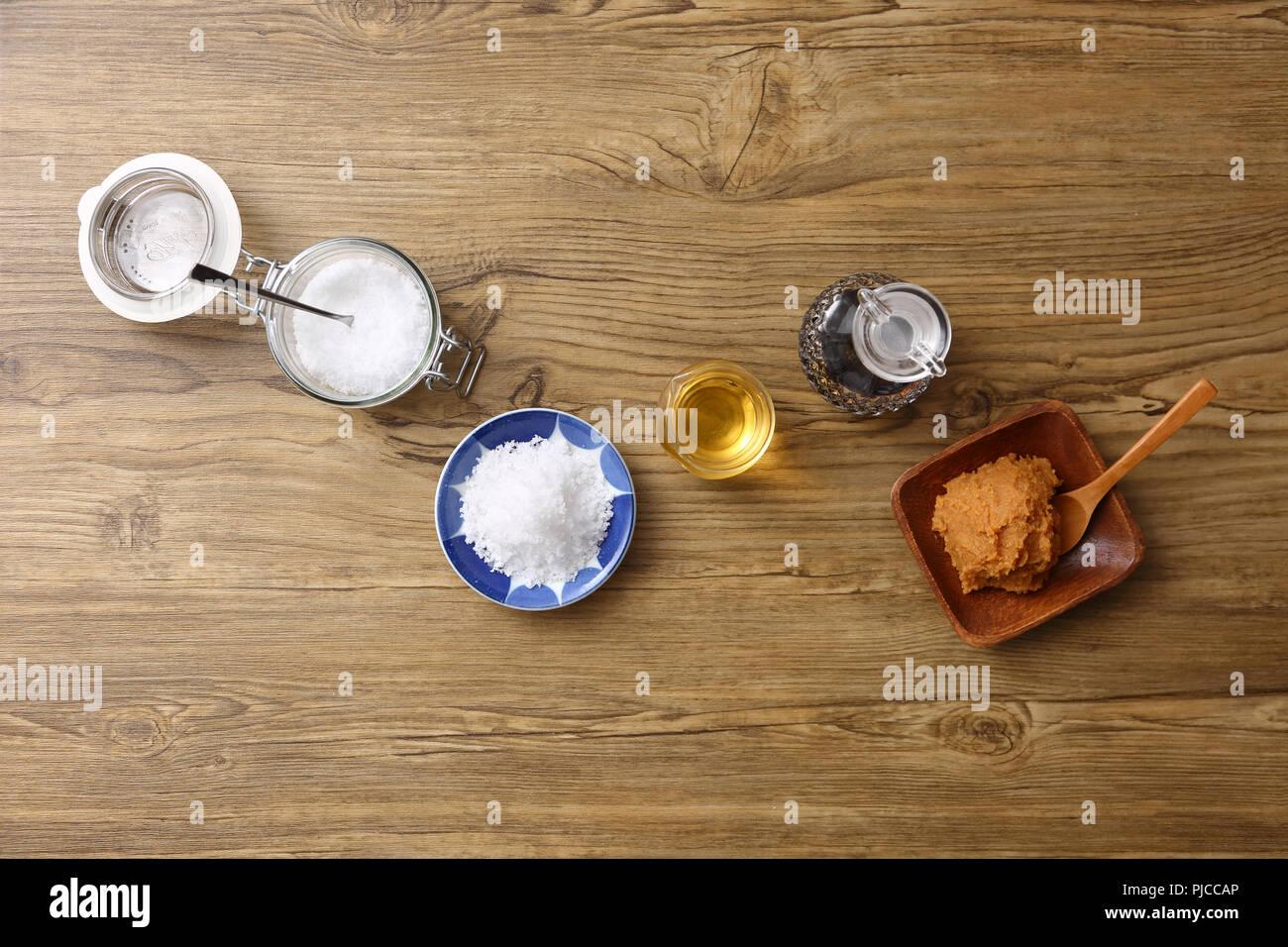 Wooden trencher plate hi-res stock photography and images - Alamy