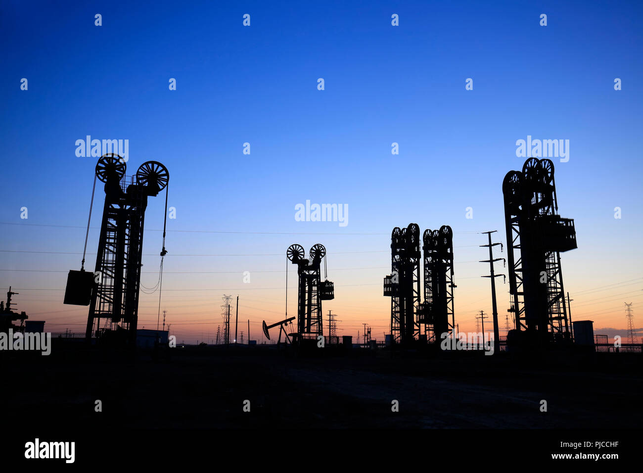 Pumpjack type oil pump hi-res stock photography and images - Alamy