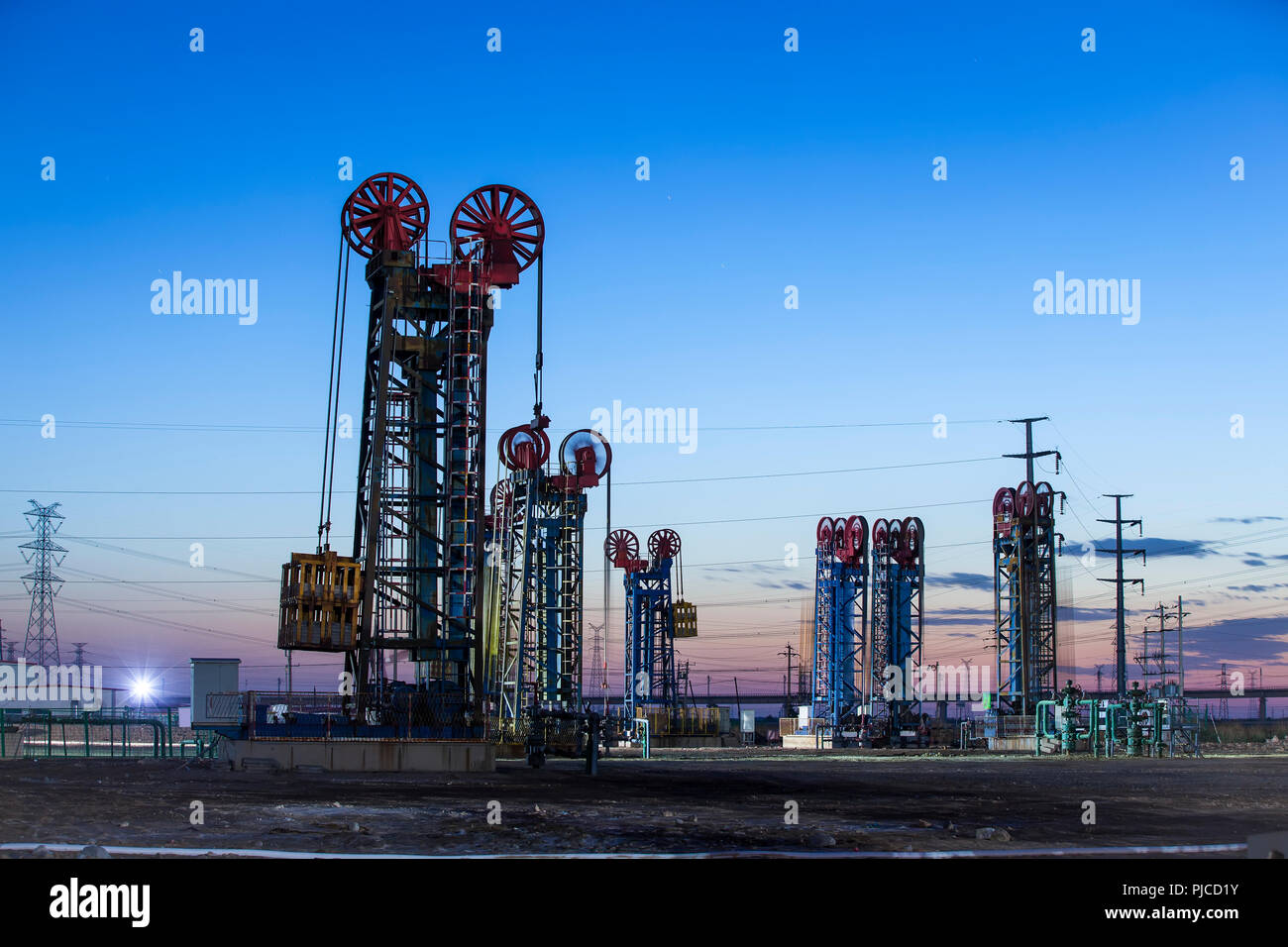 Pumpjack type oil pump hi-res stock photography and images - Alamy