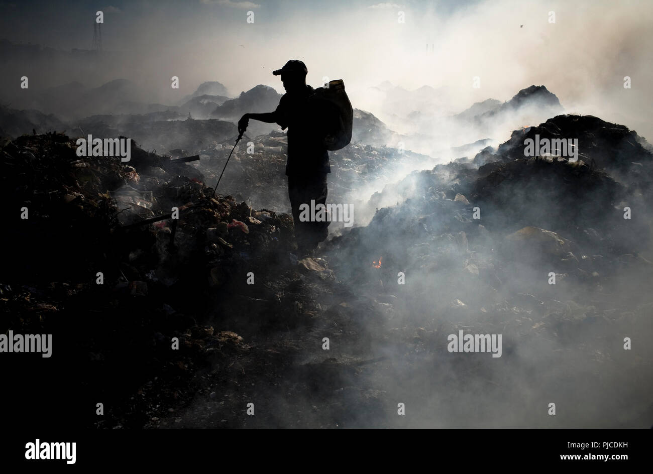 Kibarani dump site in Mombasa, Kenya, February 2012 Stock Photo - Alamy