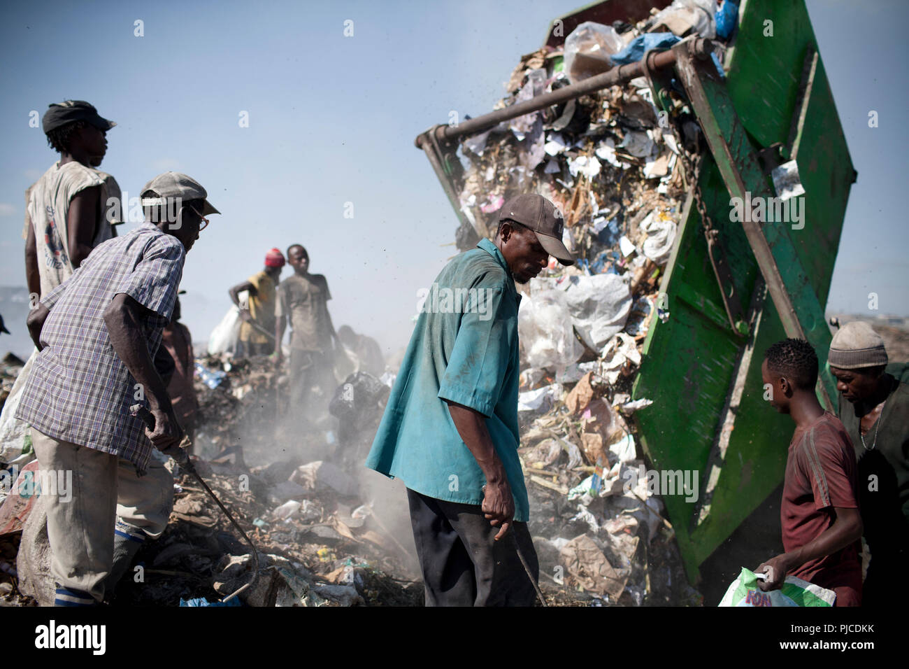 Kibarani dump site in Mombasa, Kenya, February 2012 Stock Photo - Alamy