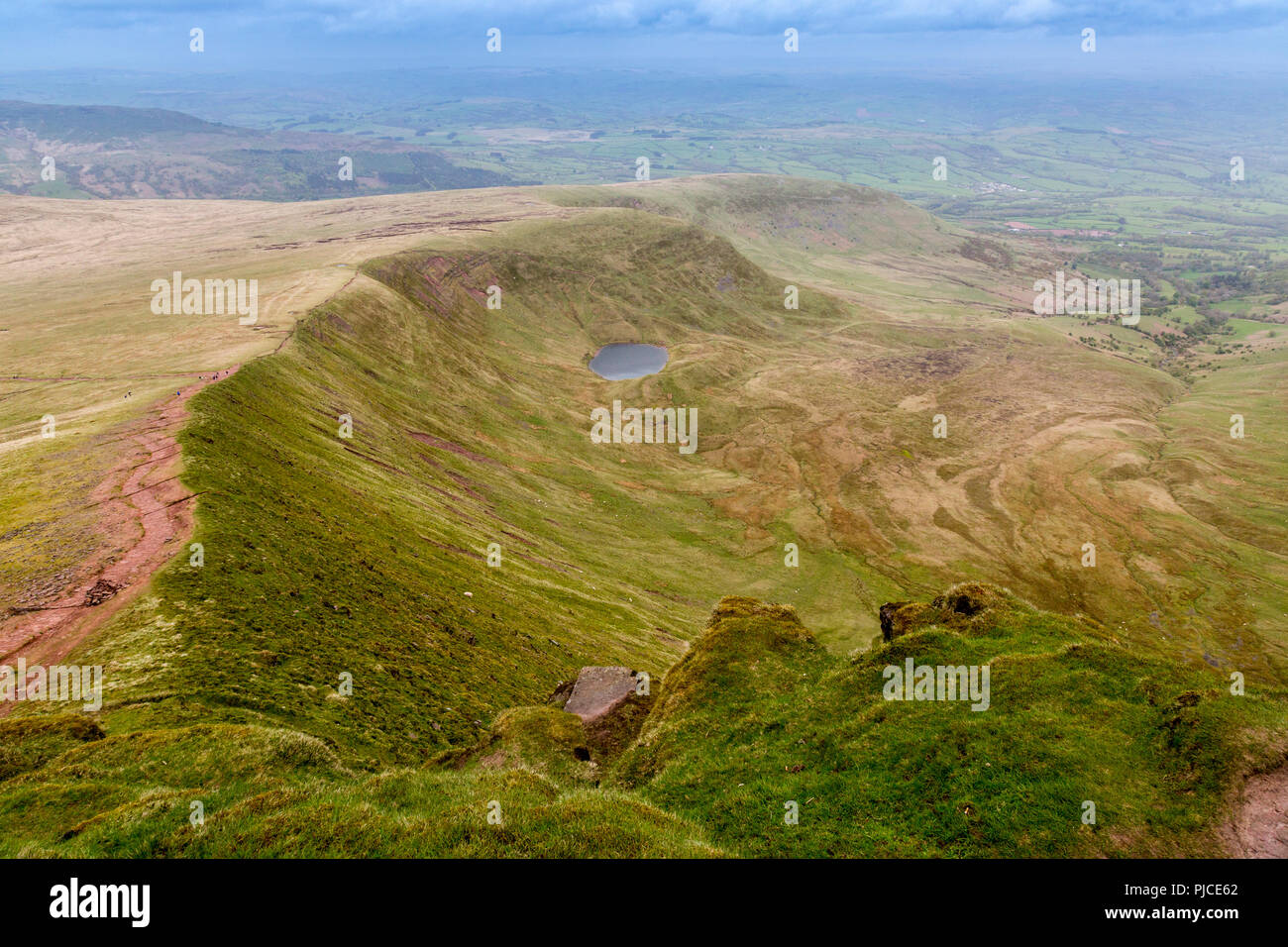 Looking down Cwm LLwch from the summit of Corn Du in the Brecon Beacons ...