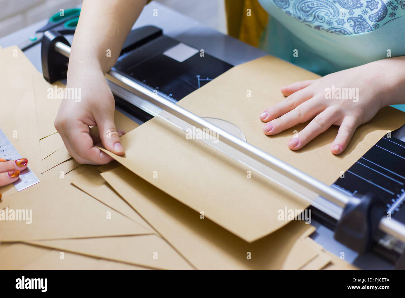 Paper cutter hi-res stock photography and images - Alamy