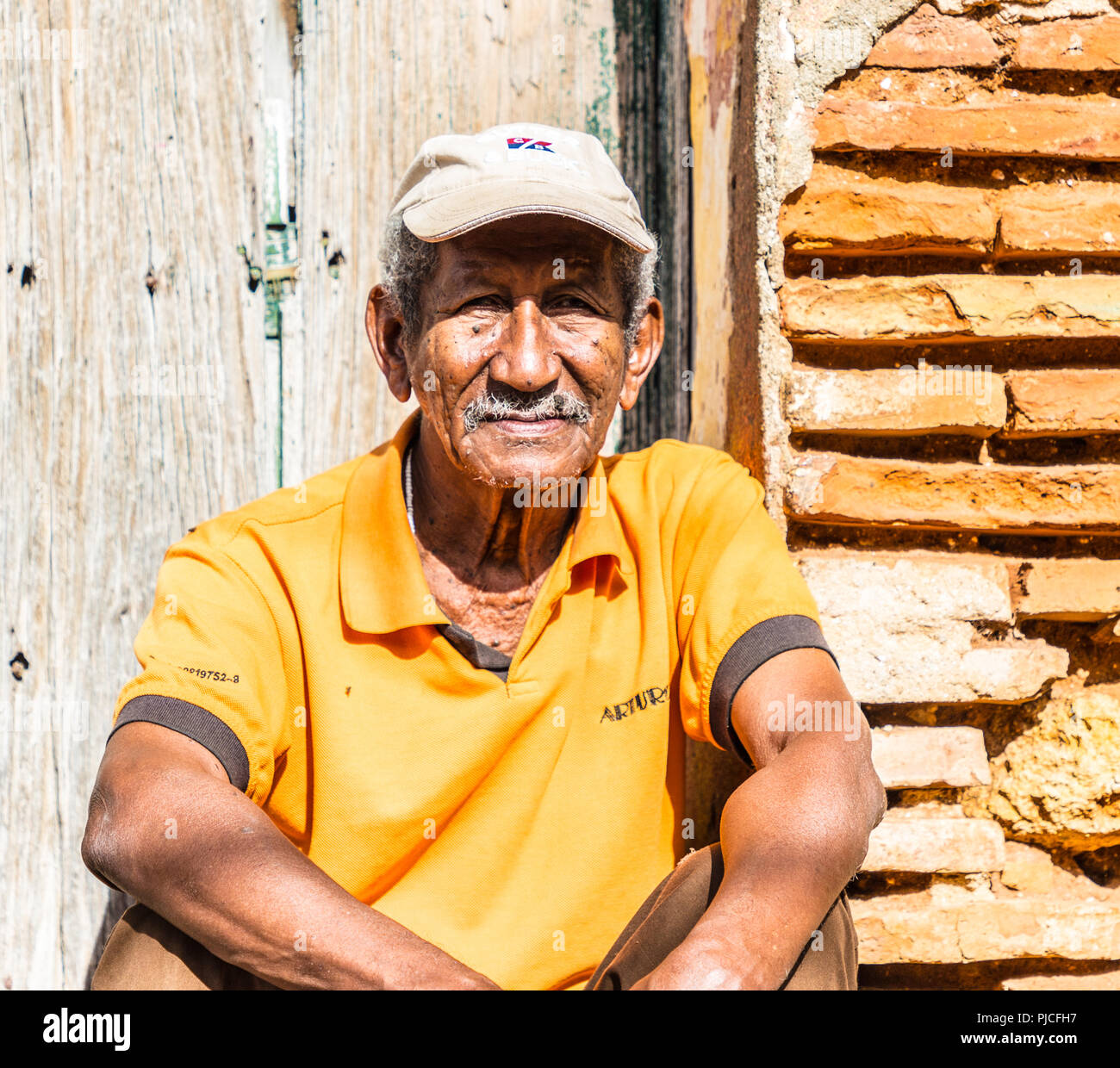 Adult cuban male hi-res stock photography and images - Alamy