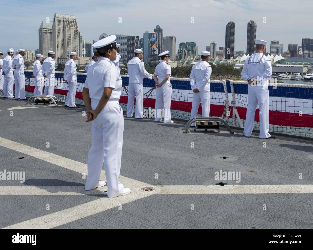 U s naval hospital ship usns mercy t ah 19 hi-res stock photography and ...