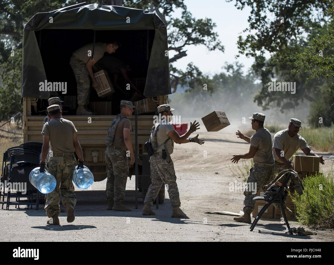 U.S. Army Reserve military police Soldiers from the 11th Military ...