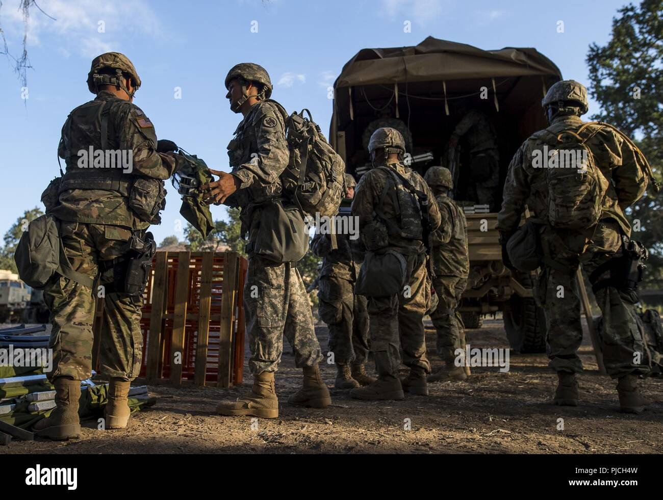 U.S. Army Reserve military police Soldiers from the 11th Military ...