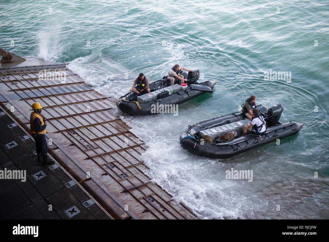 Amphibious landing crafts hi-res stock photography and images - Alamy