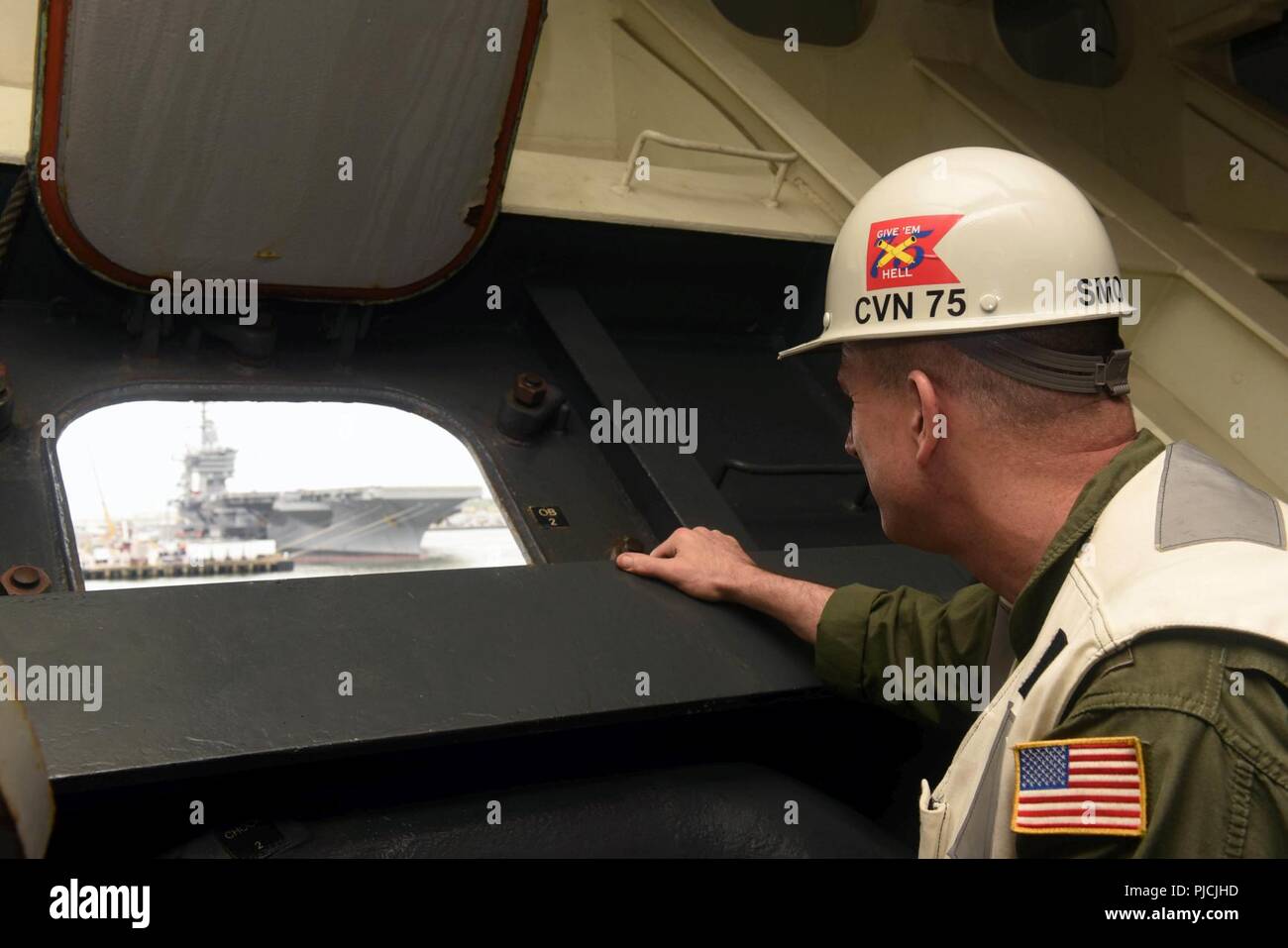 NORFOLK (July 21, 2018) Capt. George Semple observes USS Harry S ...