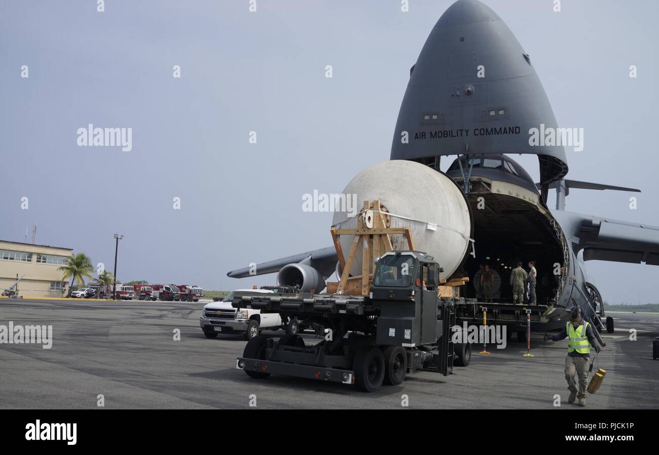 U.S. Navy Seabees with Construction Diving Detachment Charlie (CDDC ...