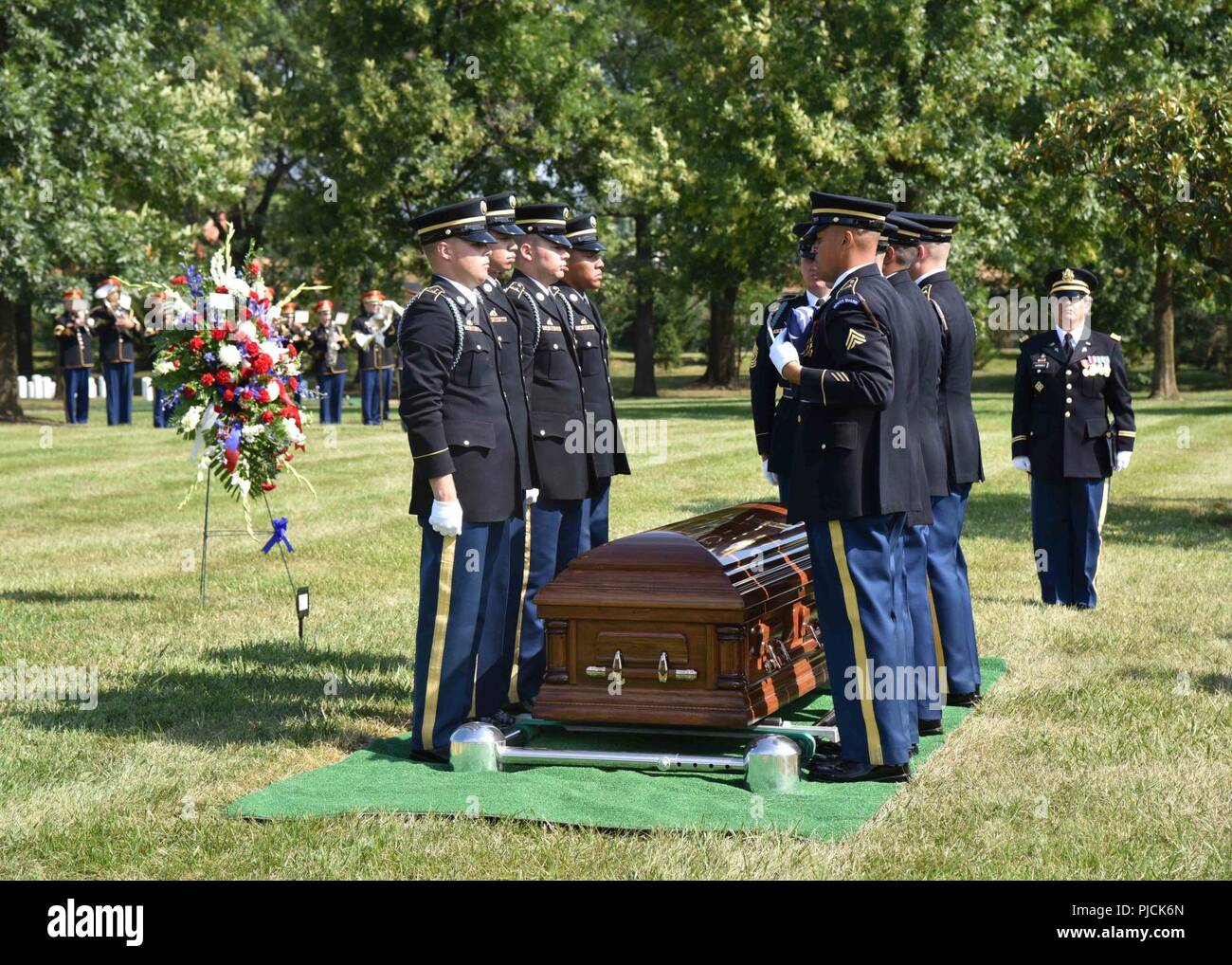 Soldiers with the 3rd Infantry Regiment (The Old Guard) carry the ...