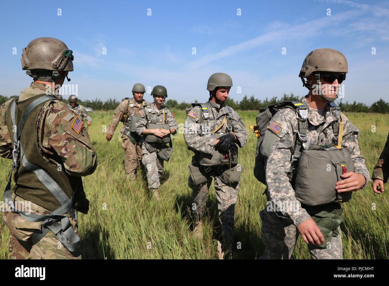 Soldiers with 19th Special Forces, Group Support Battalion, Utah Army ...