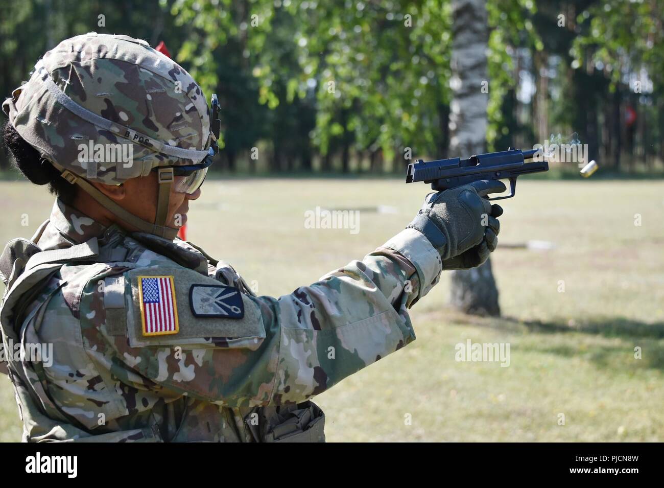 Weapons training at the p8 pistol hi-res stock photography and images ...