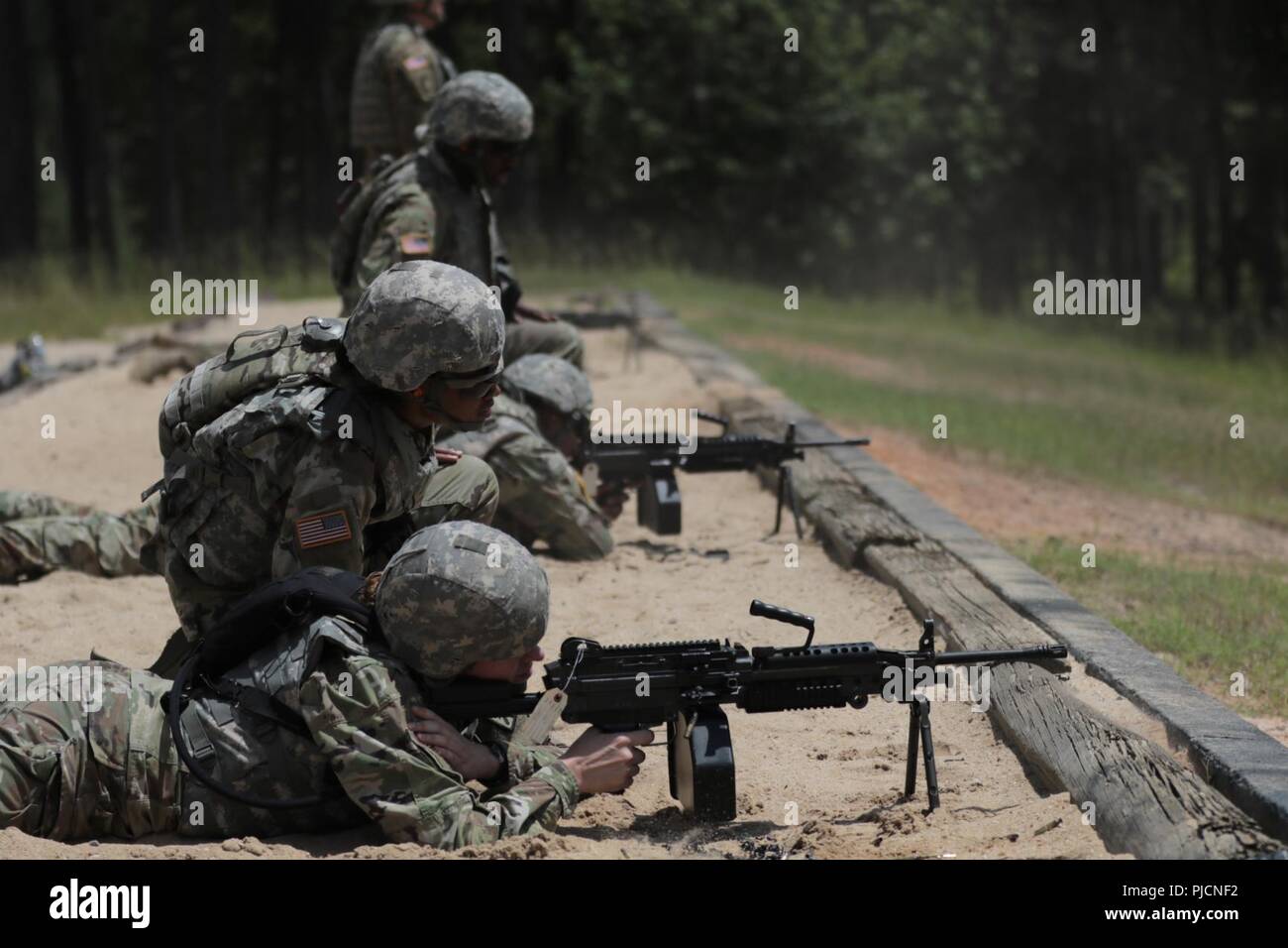 M249 squad automatic weapons hi-res stock photography and images - Alamy