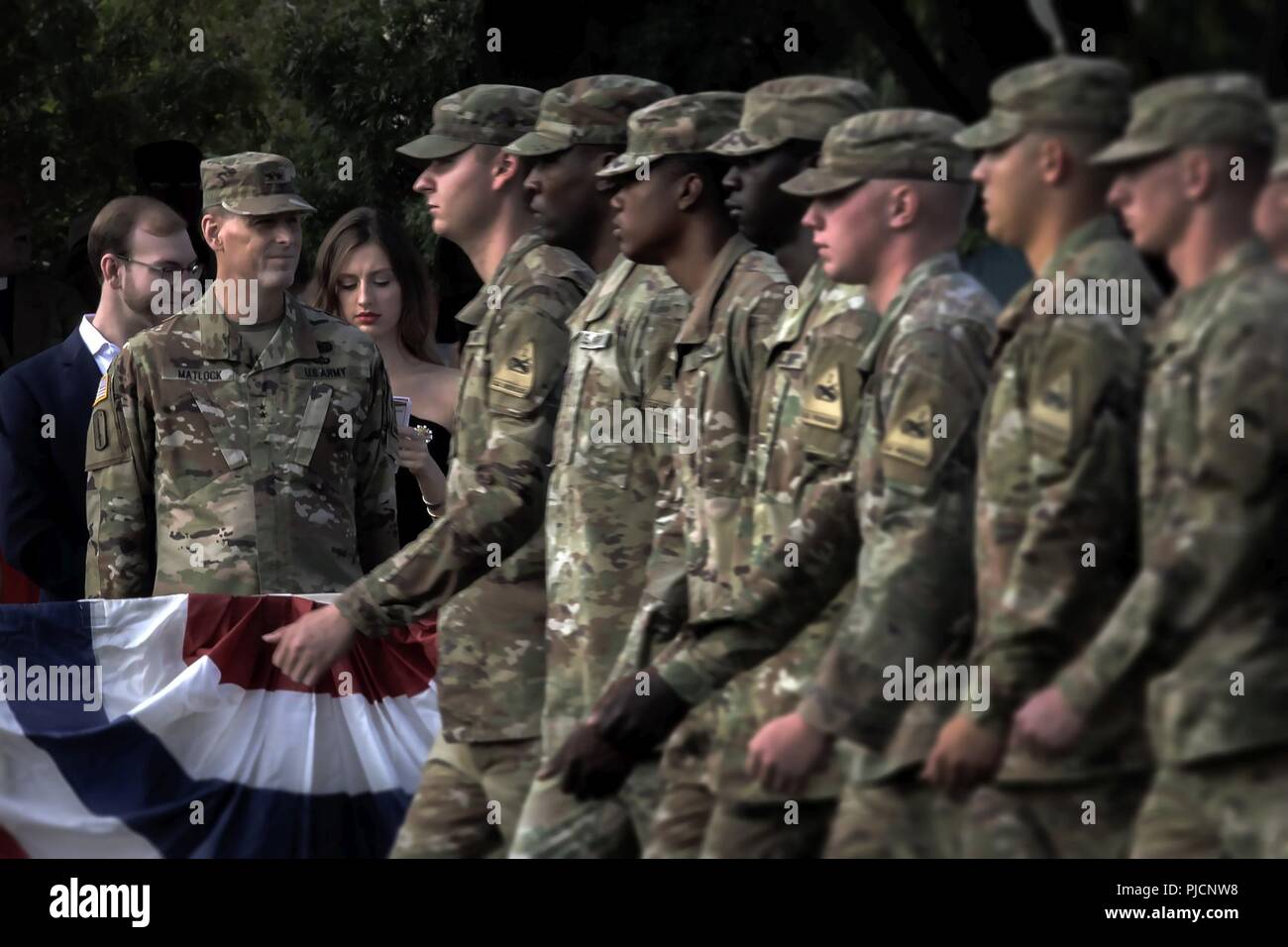 Maj. Gen. Patrick Matlock (left), the incoming 1st Armored Division and ...