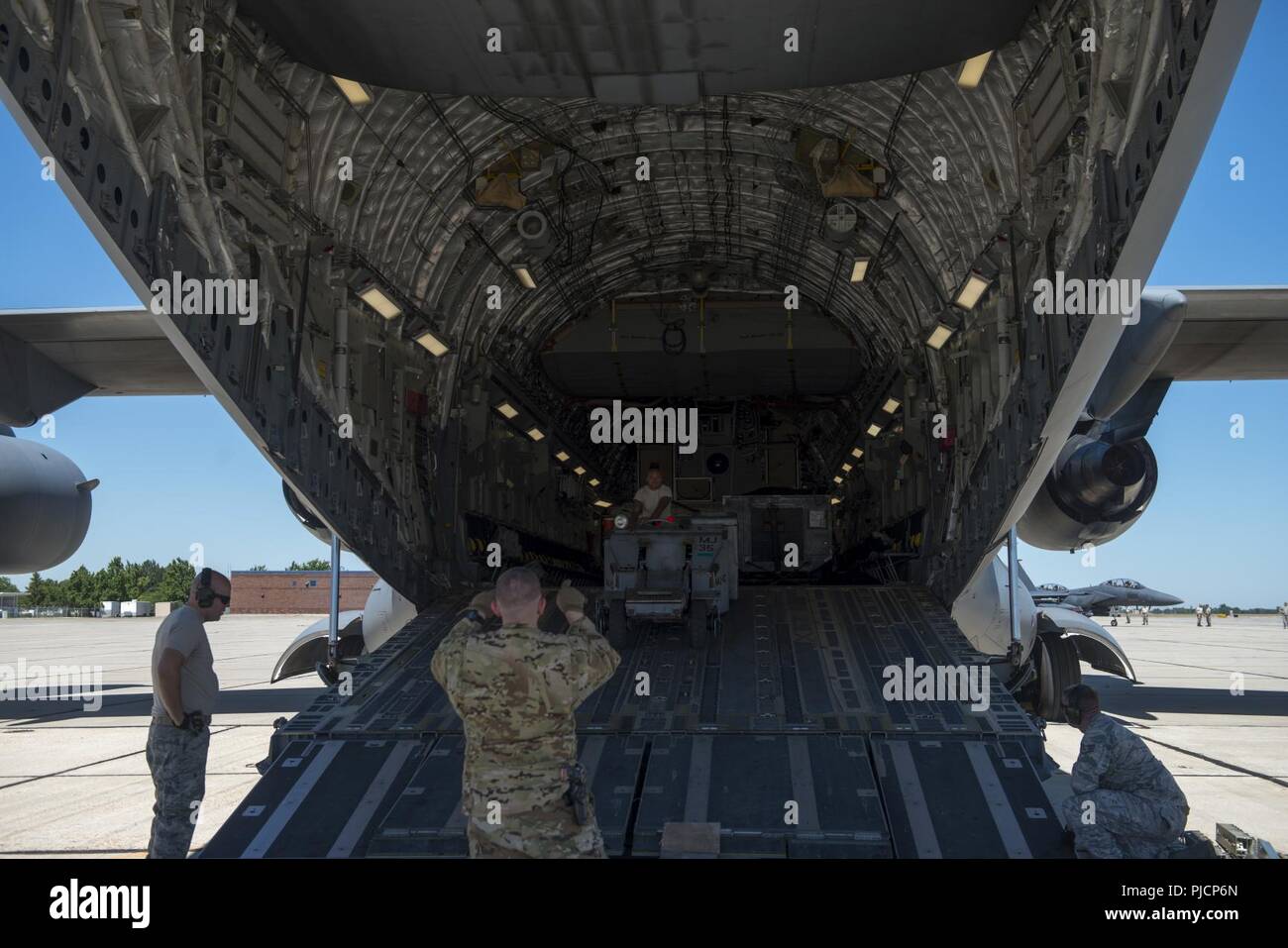 21st airlift squadron hi-res stock photography and images - Alamy