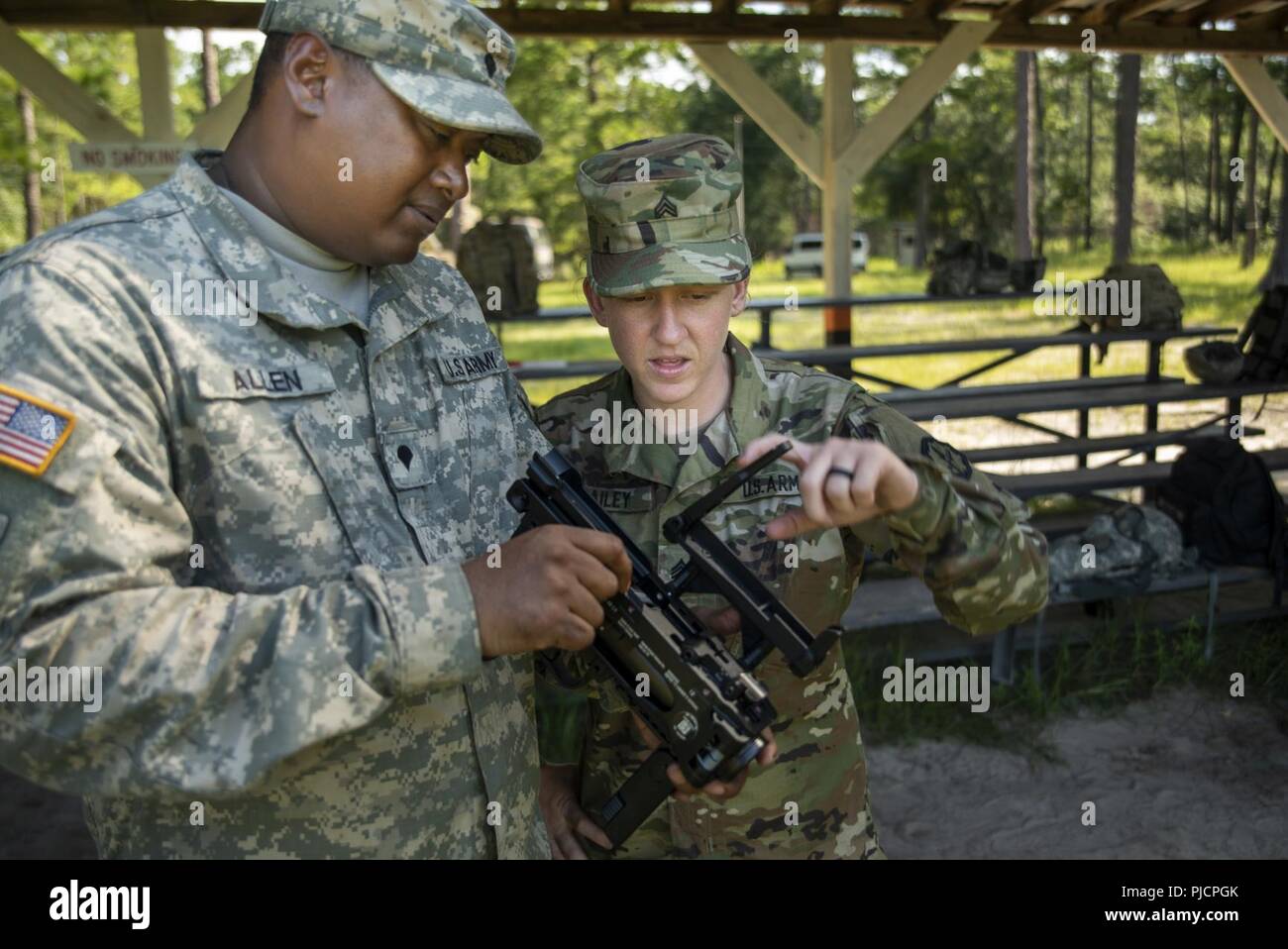320th military police company hi-res stock photography and images - Alamy