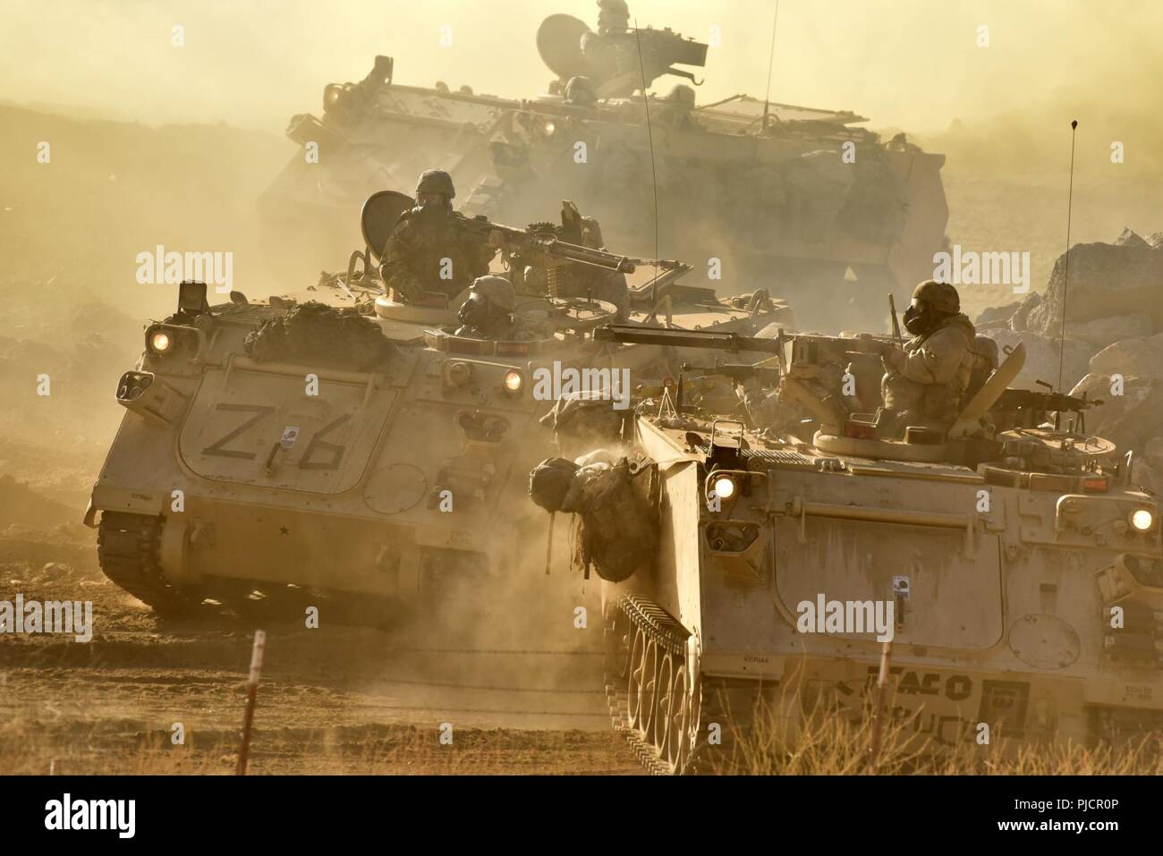 Us army vehicle bridge hi-res stock photography and images - Alamy