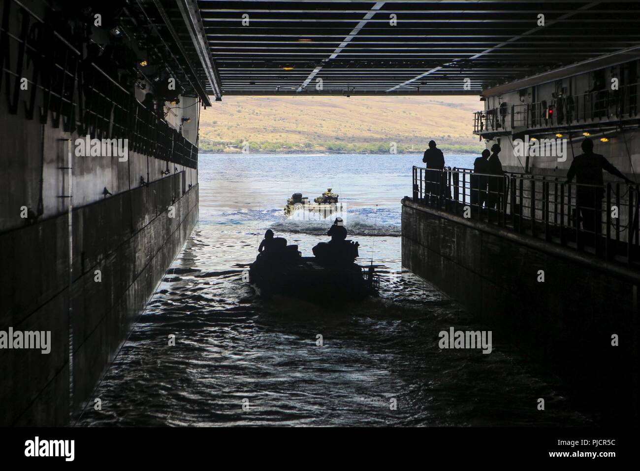 HMAS ADELAIDE U.S. Marines with Combat Assault Company, 3rd Marine ...