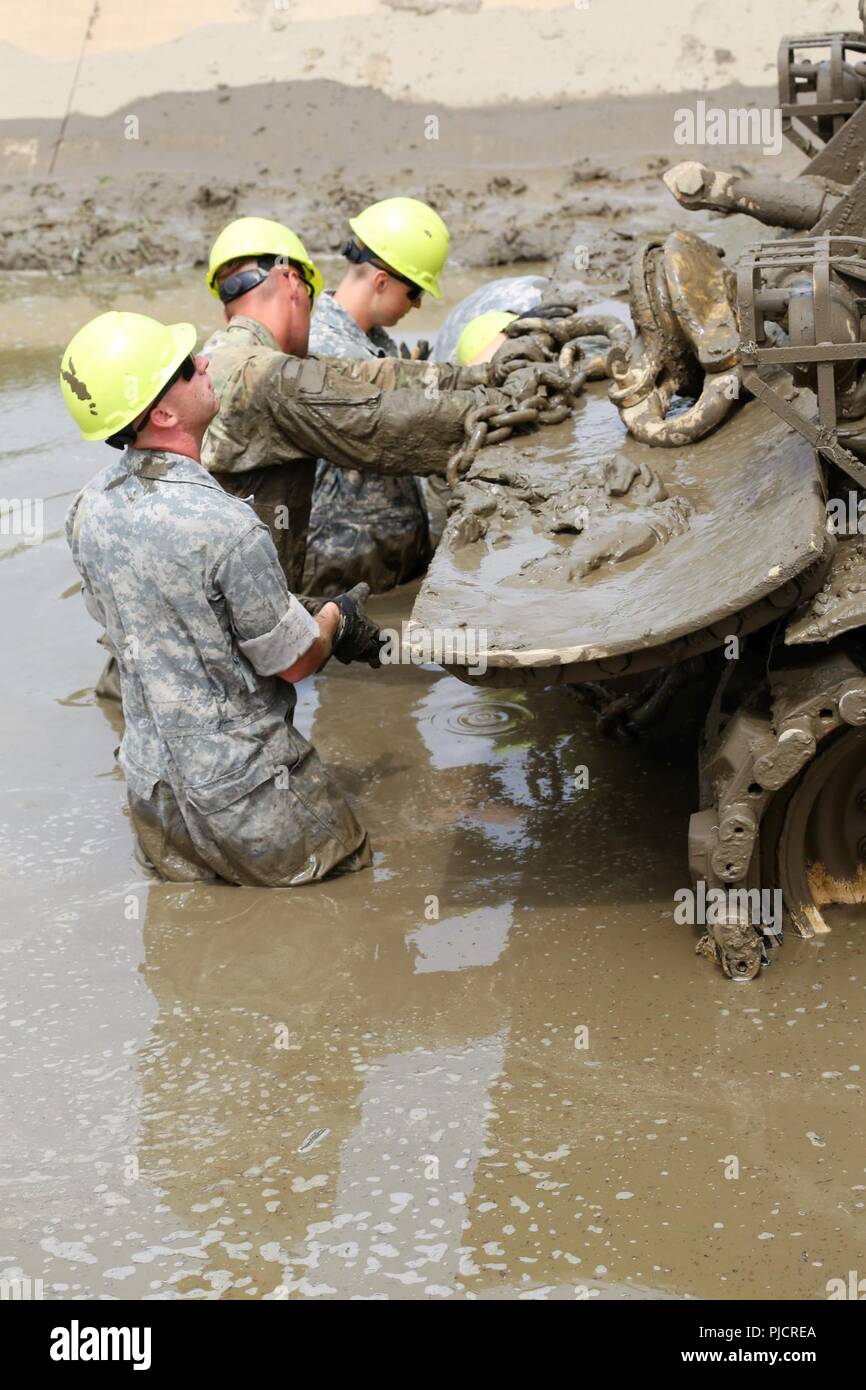 Army vehicle recovery course hi-res stock photography and images - Alamy