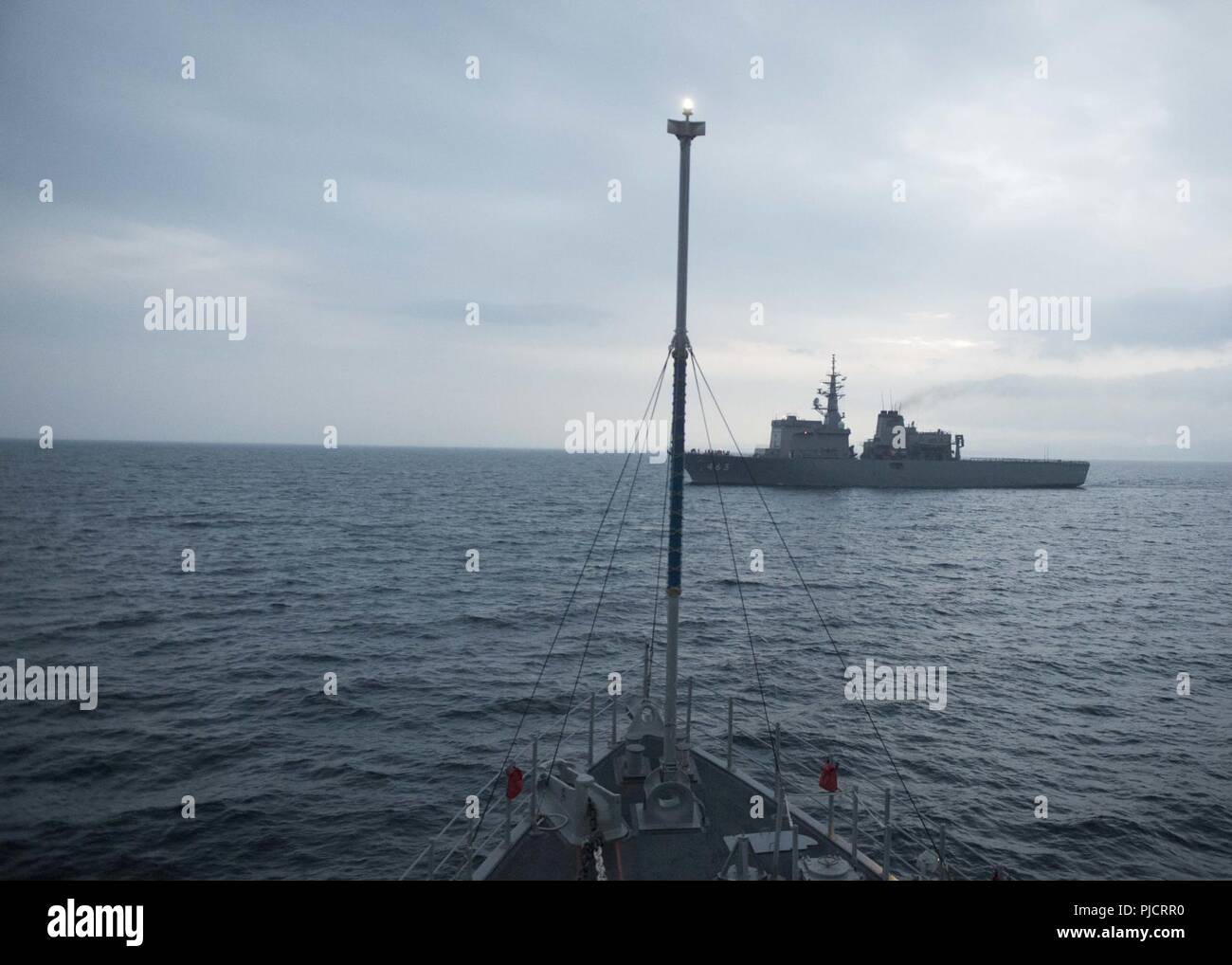 Avenger class mine warfare ship hi-res stock photography and images - Alamy