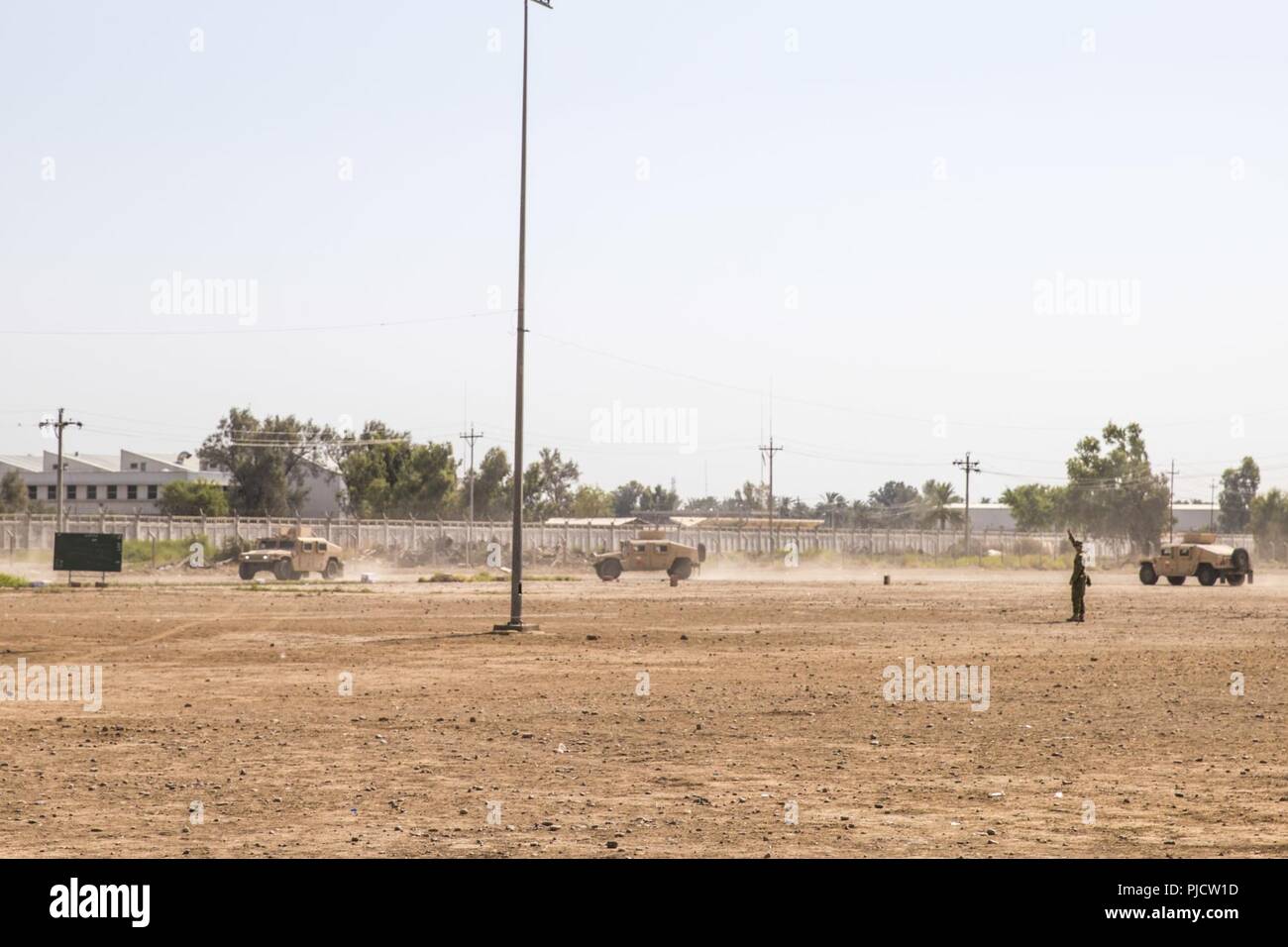 Us military humvee in iraq hi-res stock photography and images - Alamy