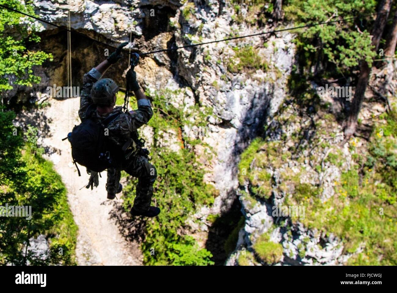 Single line rope bridge hi-res stock photography and images - Alamy