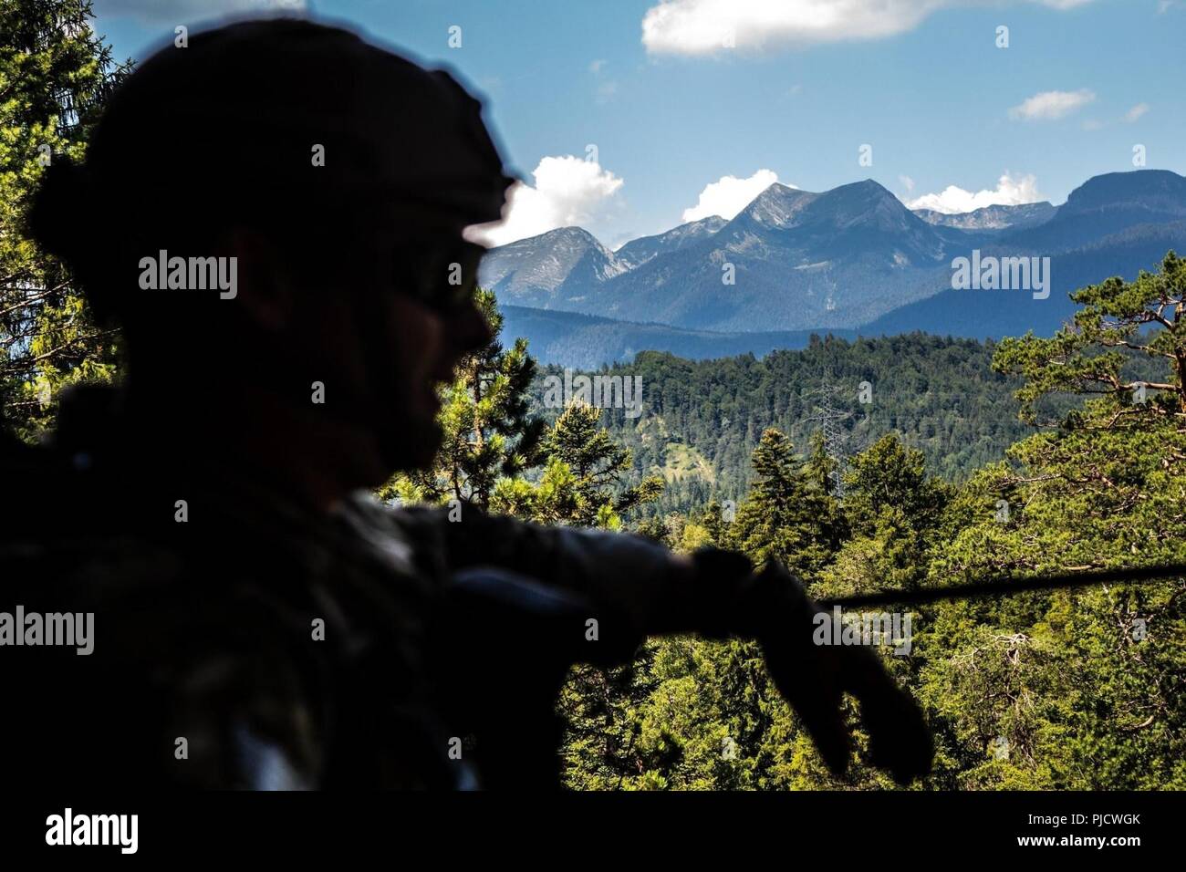 Single line rope bridge hi-res stock photography and images - Alamy