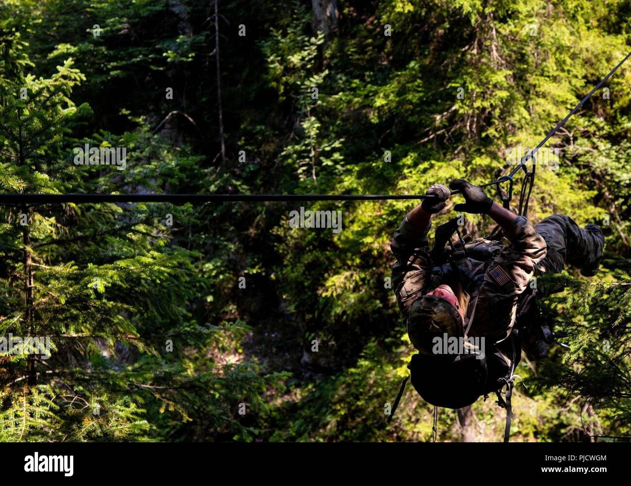 Single line rope bridge hi-res stock photography and images - Alamy